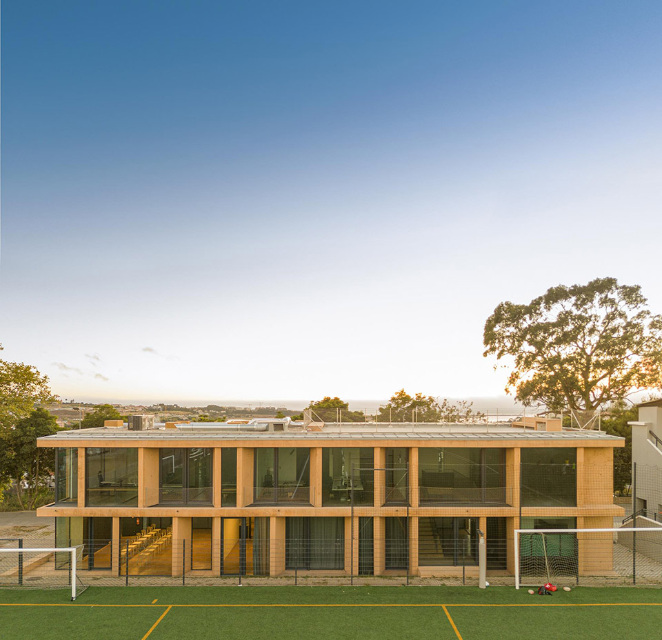 University Stadium of Porto by CREA architects - 谷德设计网