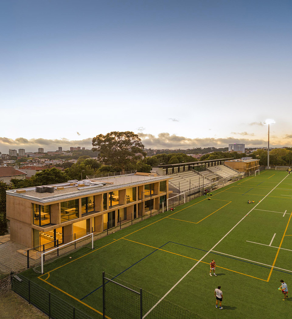 University Stadium of Porto by CREA architects - 谷德设计网