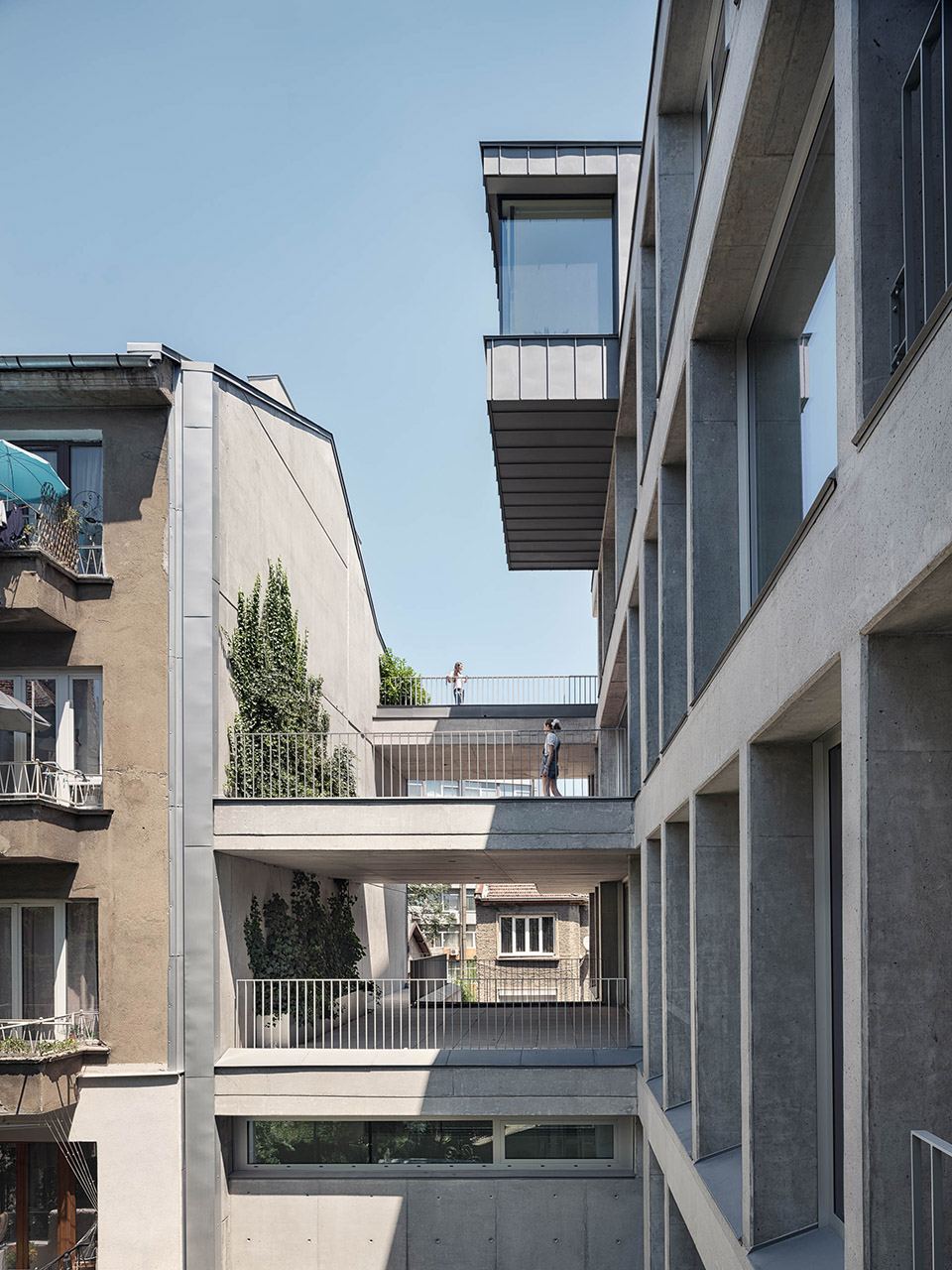 Bulgaria MIR office building in Sofia by bureau XII - 谷德设计网