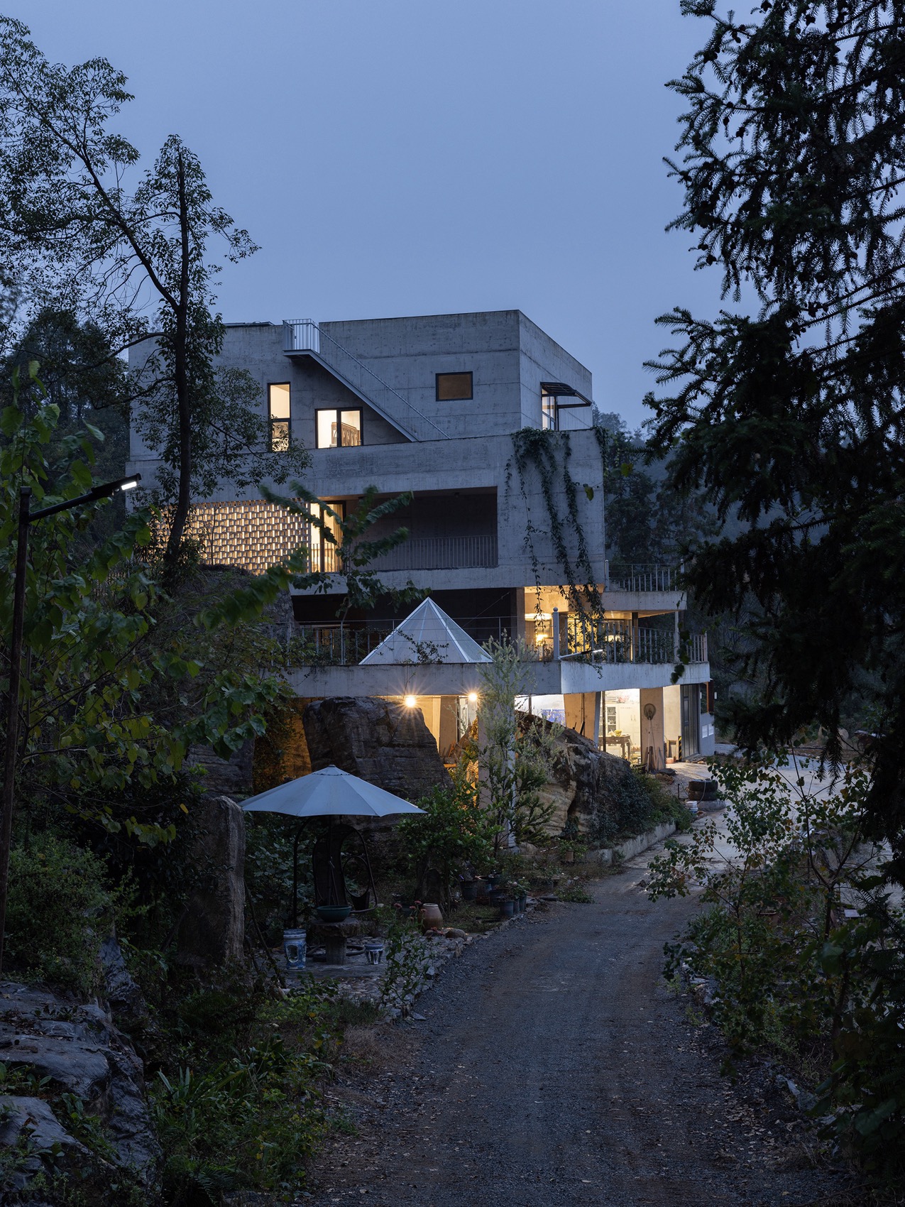 House Shiyangshan No. 1 by Describing Architecture Studio - 谷德设计网