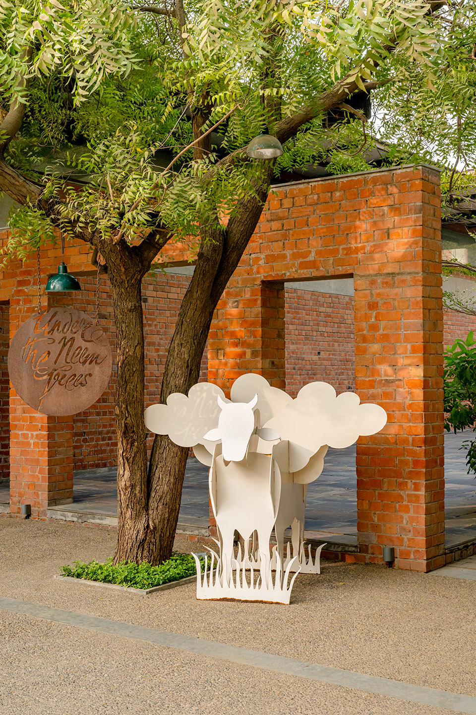 Under The Neem Tree restaurant by Hiren Patel Architects - 谷德设计网