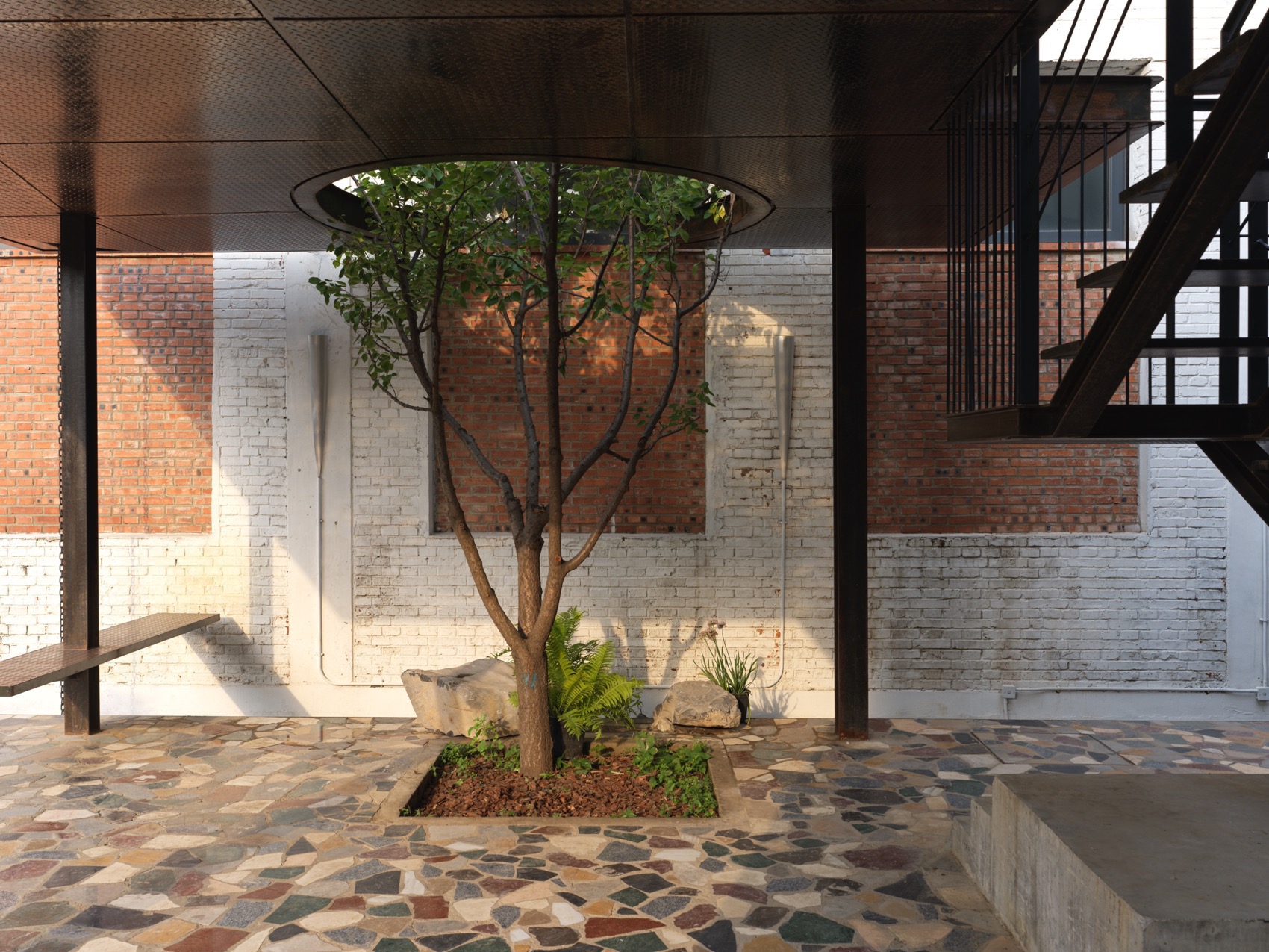 Concrete-Screen Courtyard of Wind H Art Center 751 (Phase 2 & Phase 3 ...