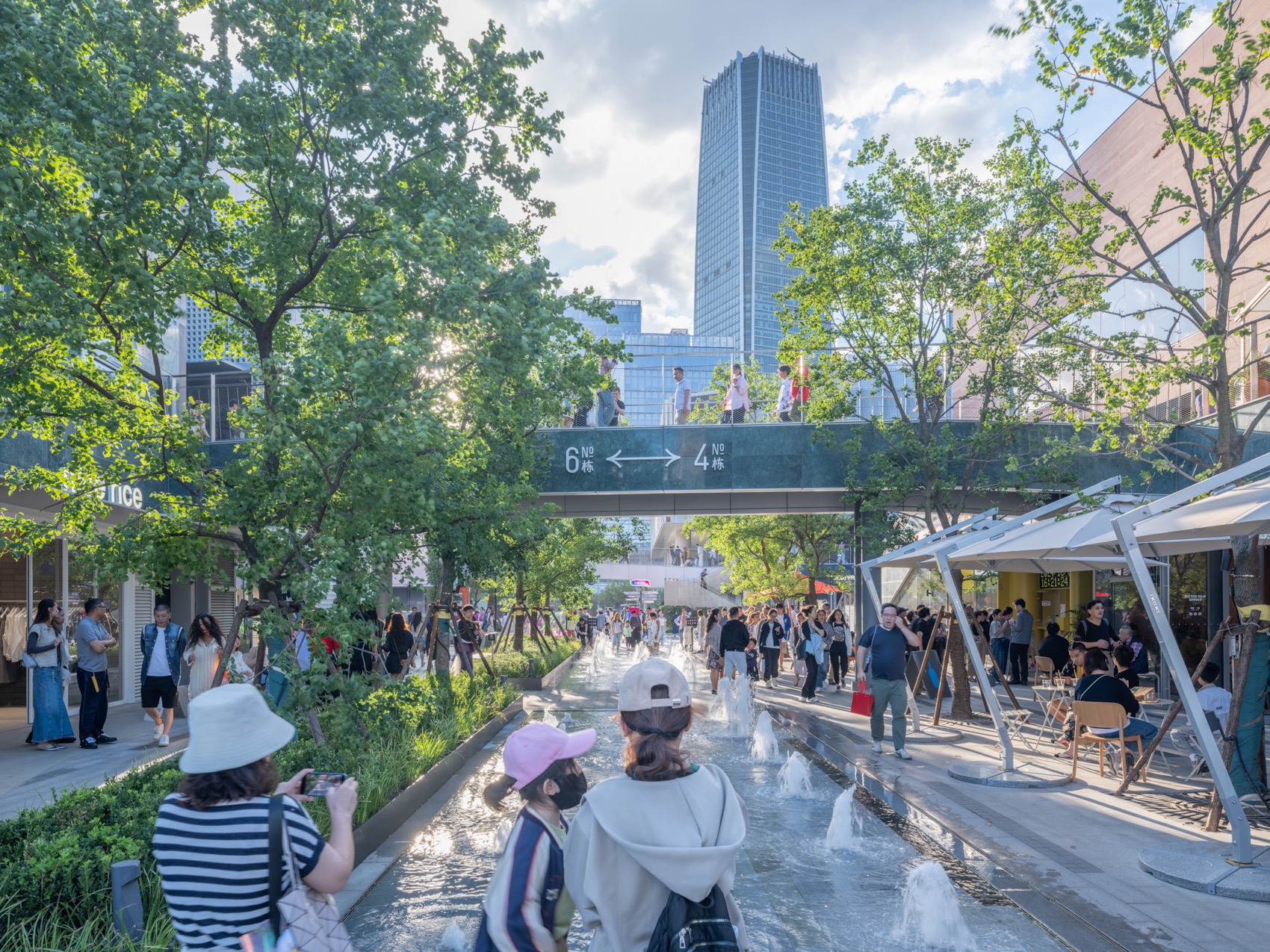 Gate M Dream Center West Bund (Northern Area) by Atelier Deshaus - 谷德设计网