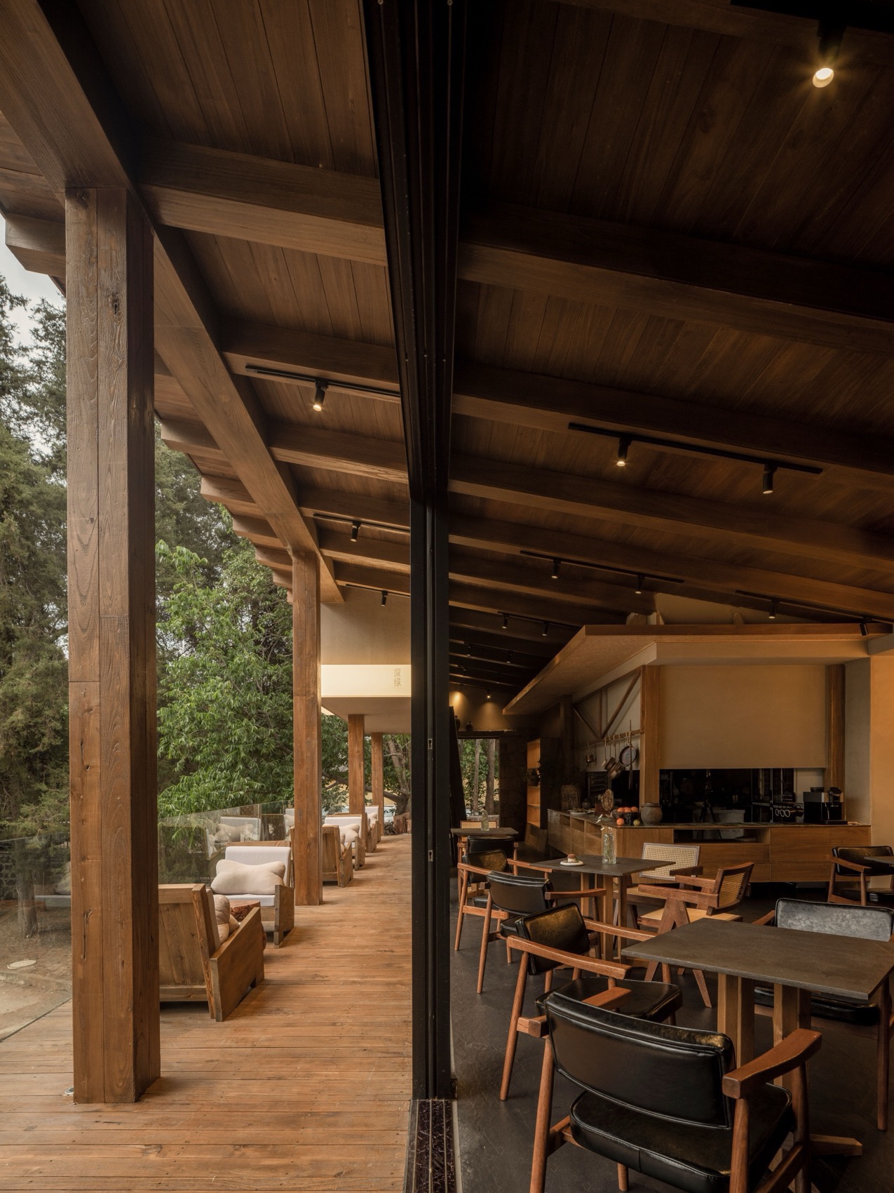 The Deep Green Hostel by Utien Architecture - 谷德设计网