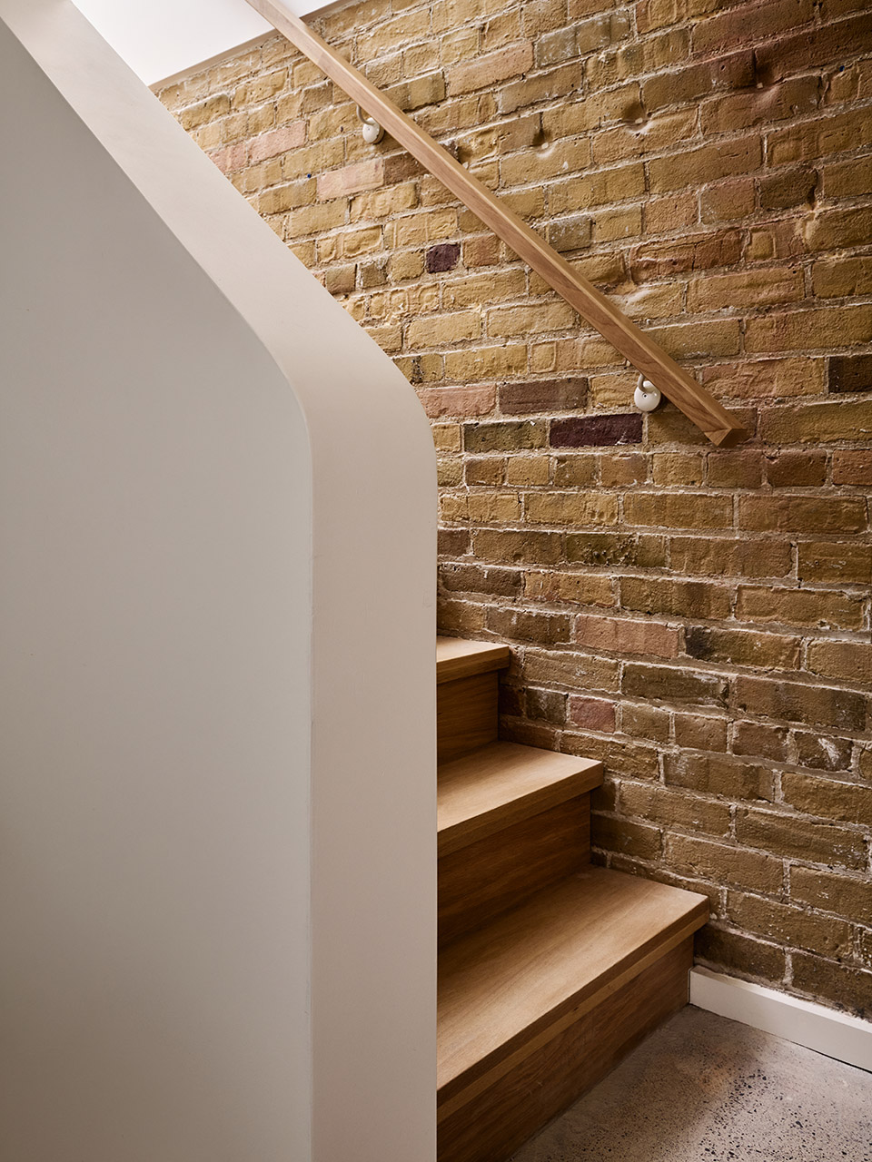 The Biblio House by Simone Ferkul Projects - 谷德设计网