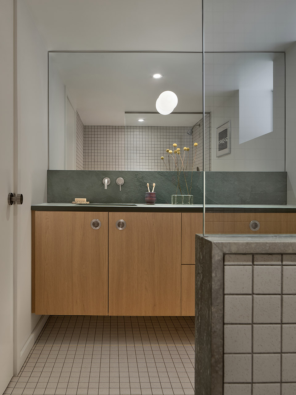 The Biblio House by Simone Ferkul Projects - 谷德设计网