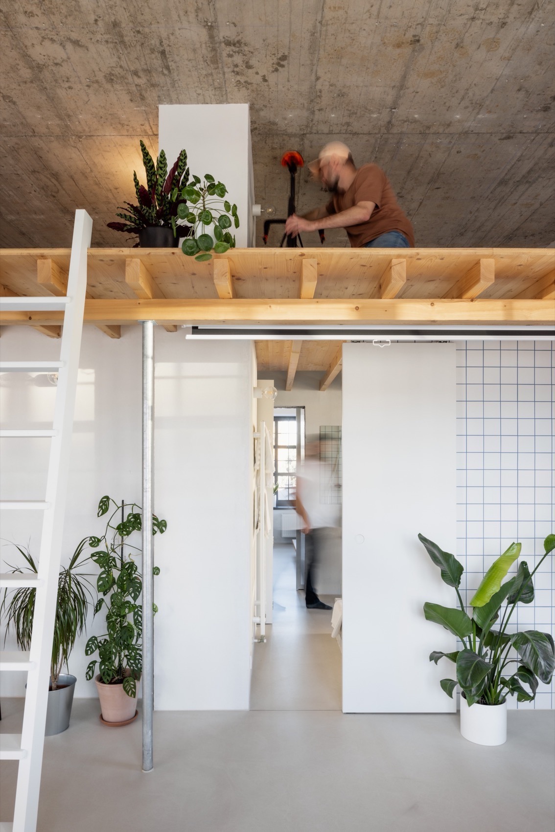 Pink Mill Apartment by Kilo/Honč - 谷德设计网