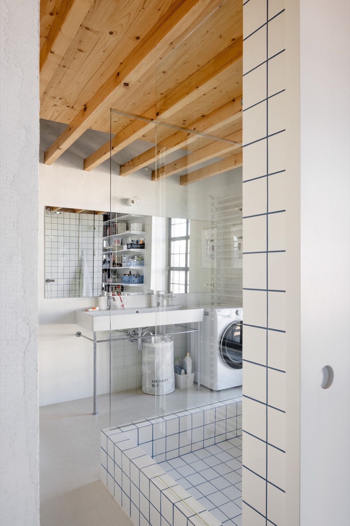 Pink Mill Apartment by Kilo/Honč - 谷德设计网