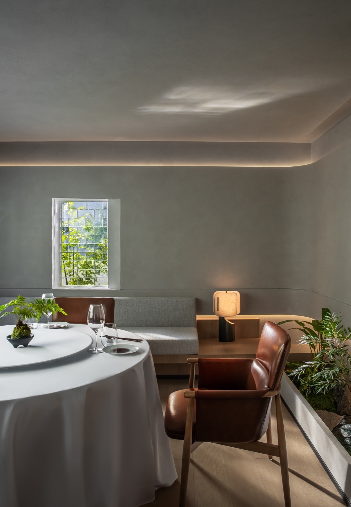 Jinshang OCC Restaurant at The Nanjing Drum Tower by BUZZ Büro Ziyu ...