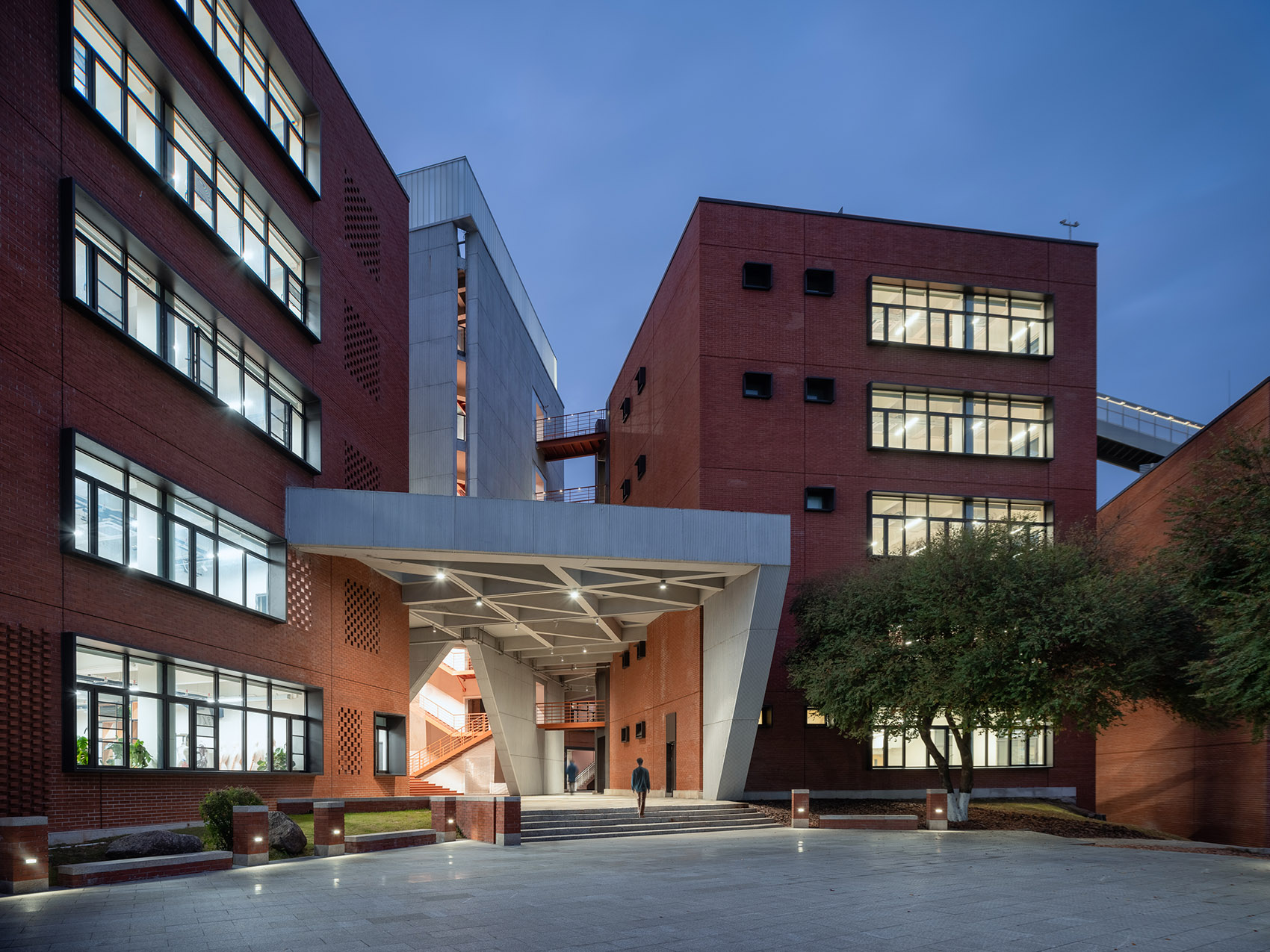 Yuanbo Building, Hub of Art Teachers by THAD - 谷德设计网