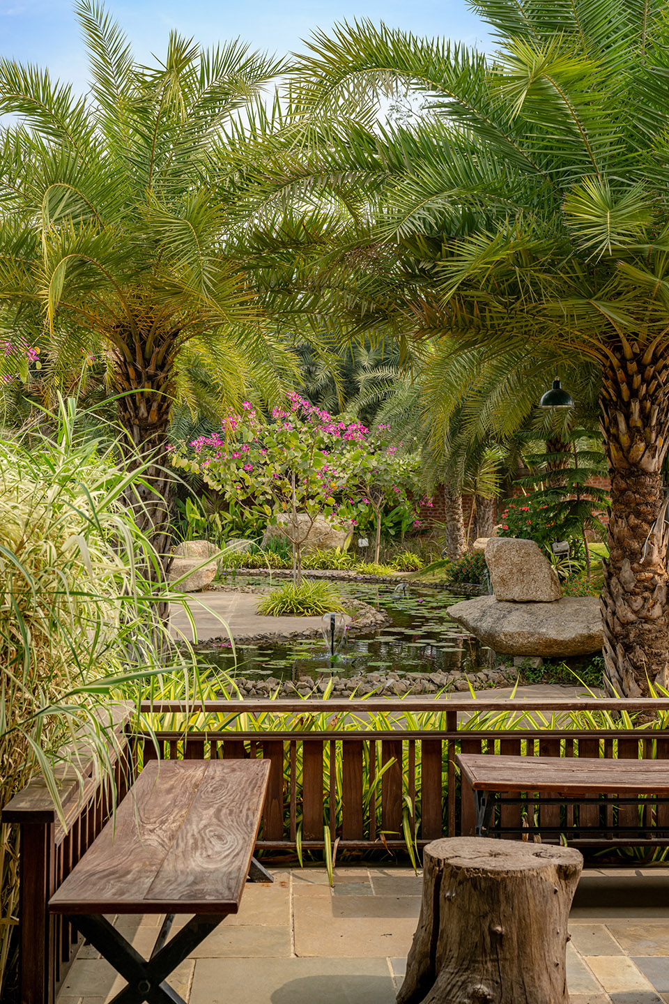 Under The Neem Tree restaurant by Hiren Patel Architects - 谷德设计网