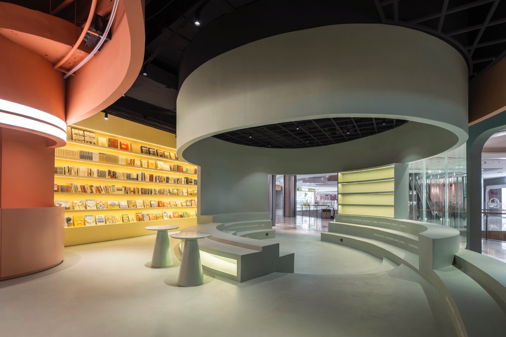 “mumu theater” interior design by office yet & MAAN DESIGN STUDIO - 谷德设计网