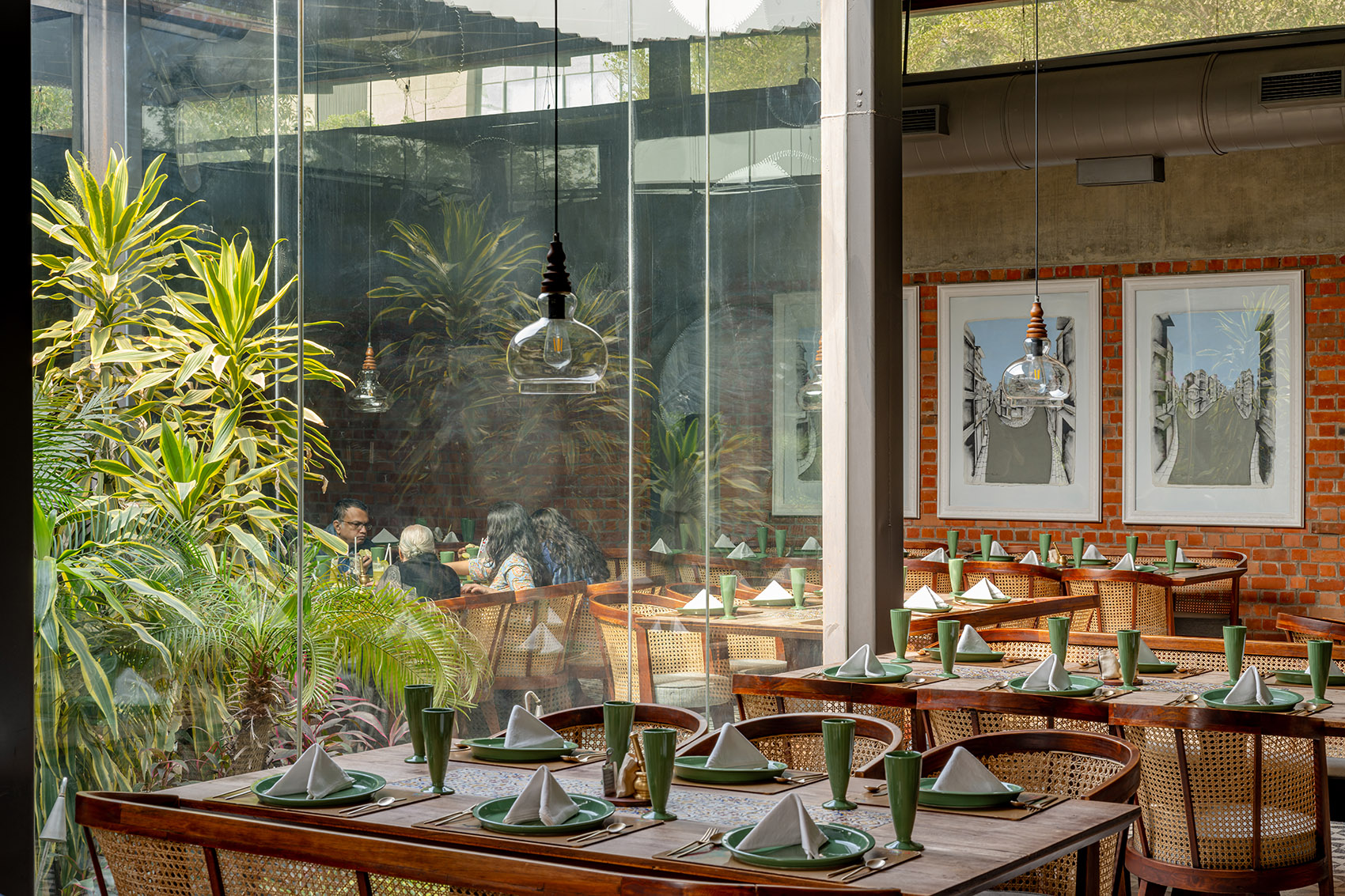 Under The Neem Tree restaurant by Hiren Patel Architects - 谷德设计网