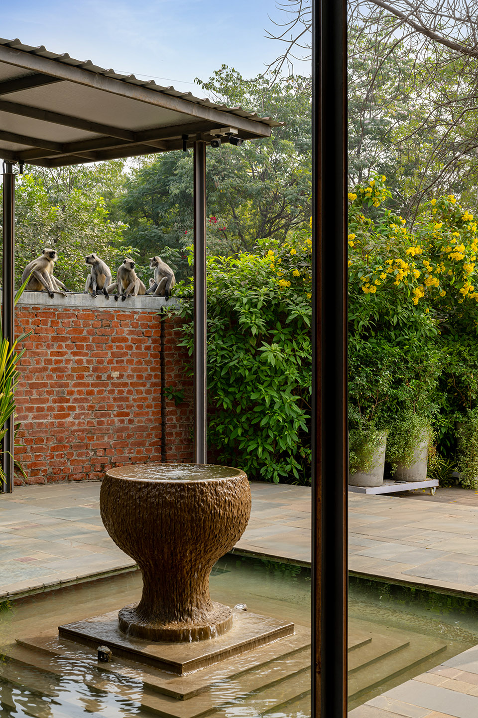 Under The Neem Tree restaurant by Hiren Patel Architects - 谷德设计网