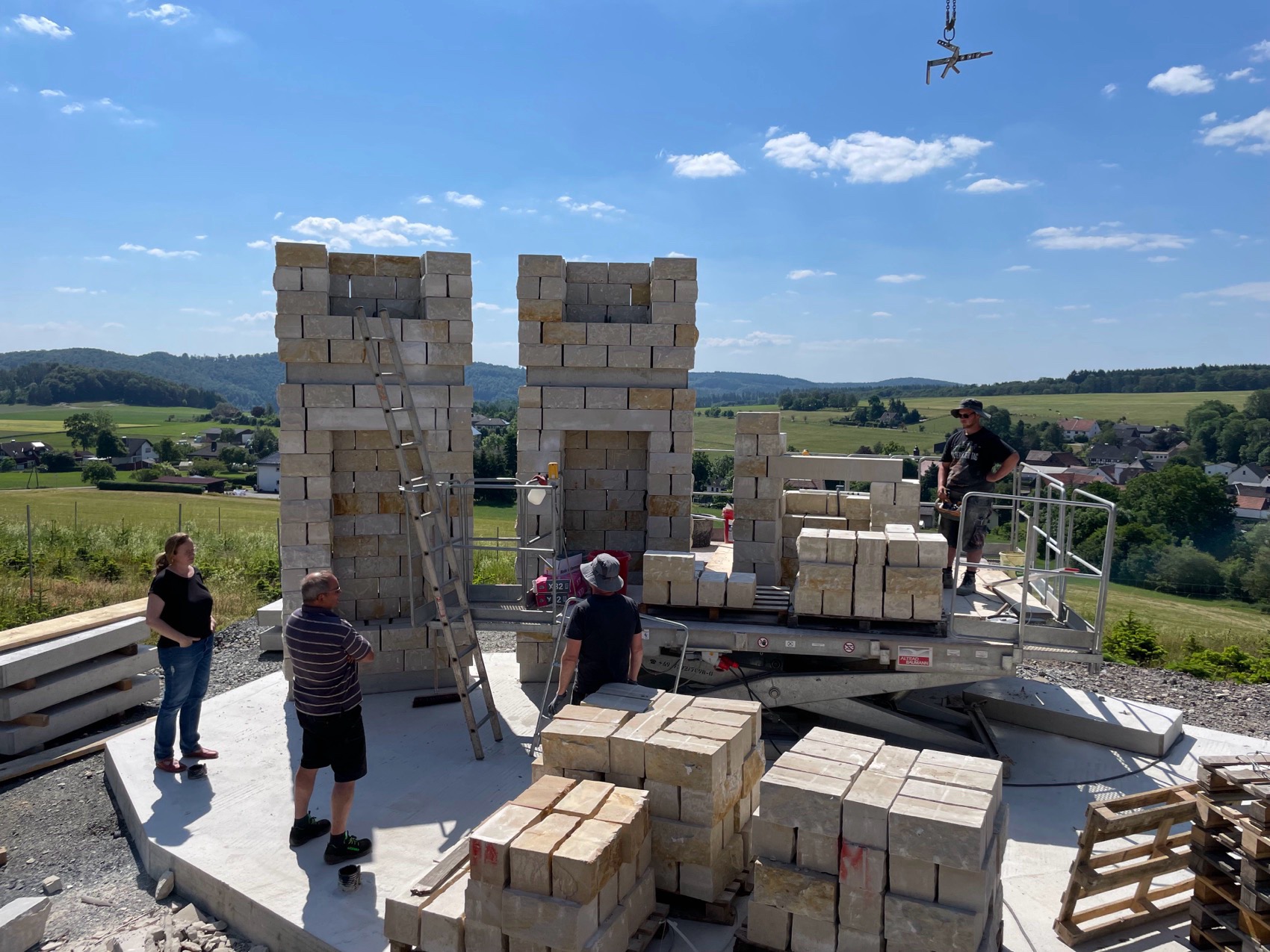 Open Chapel by Christoph Hesse Architects - 谷德设计网