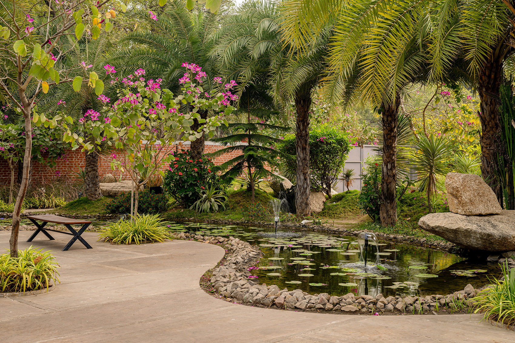 Under The Neem Tree restaurant by Hiren Patel Architects - 谷德设计网