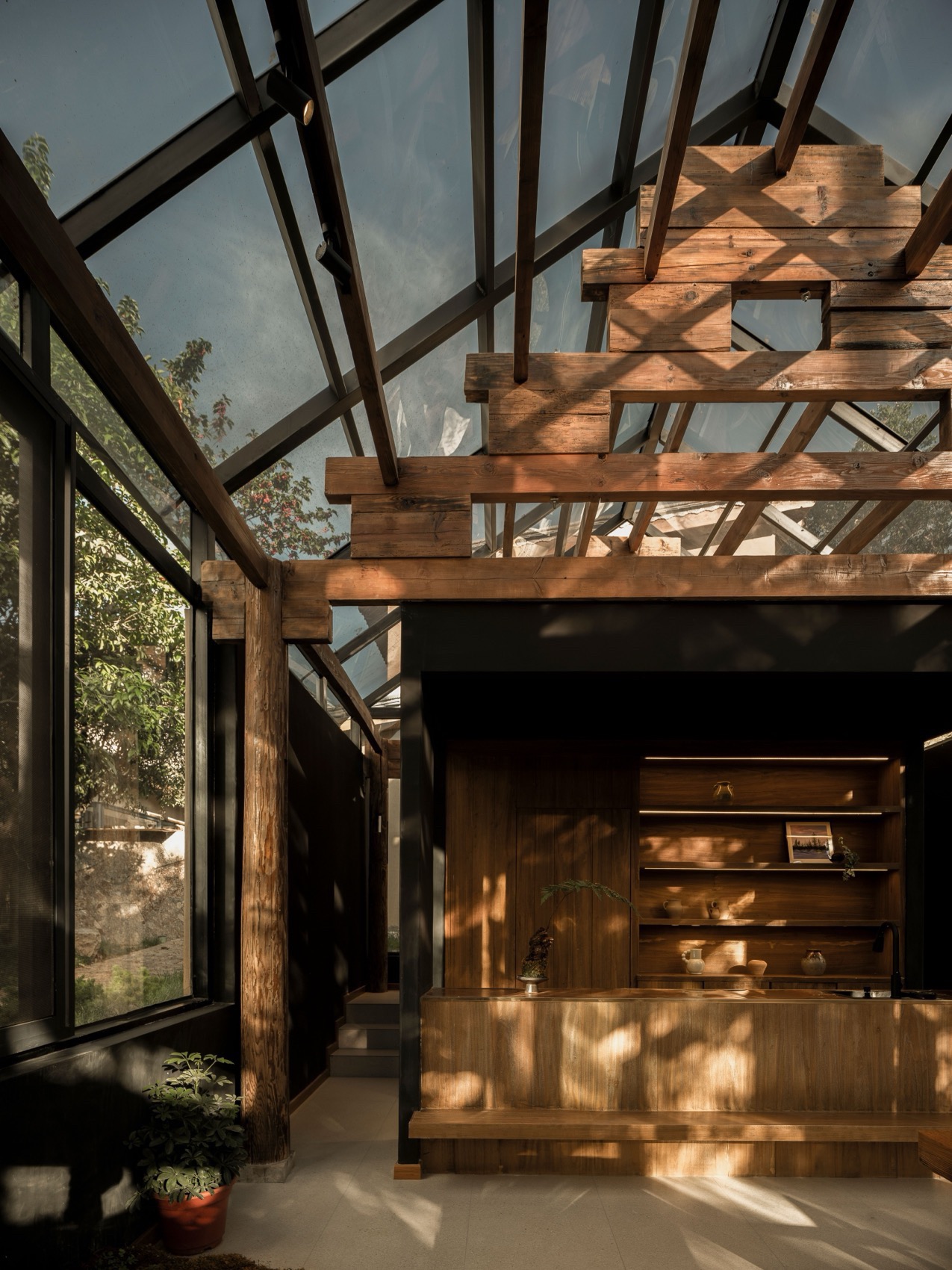 The Deep Green Hostel by Utien Architecture - 谷德设计网
