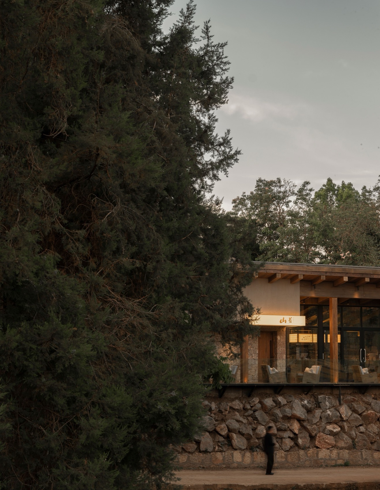 The Deep Green Hostel by Utien Architecture - 谷德设计网