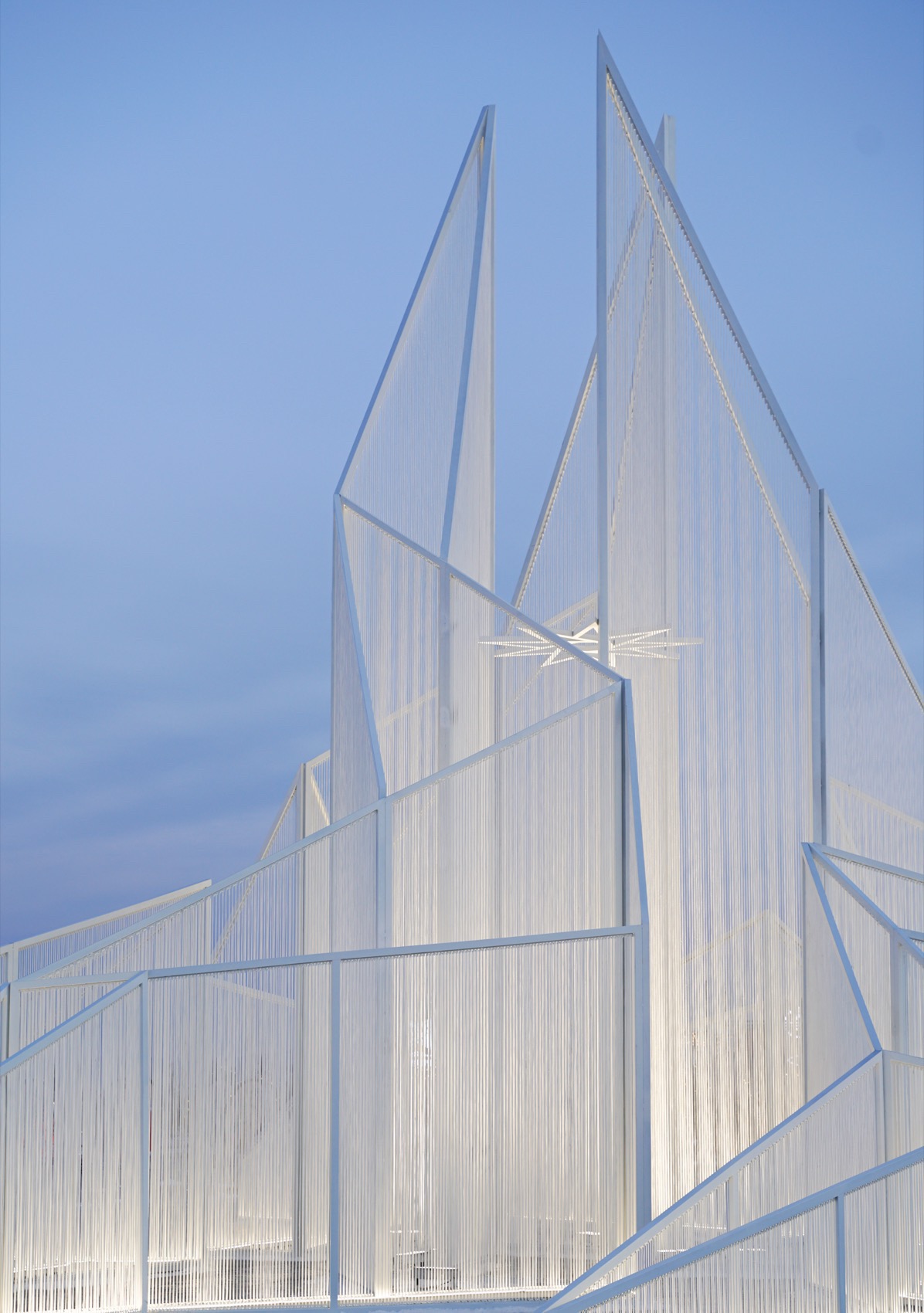 Ice Lake Art Installation: The White Flame by Space10 - 谷德设计网