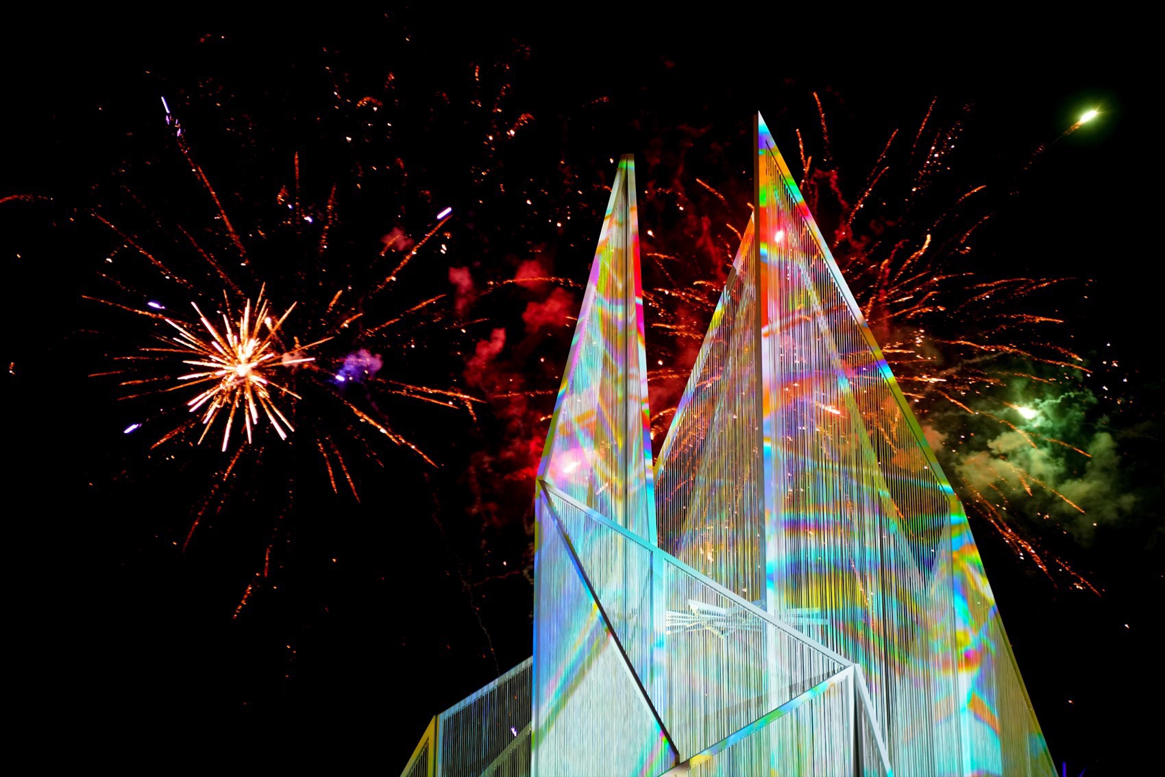 Ice Lake Art Installation: The White Flame by Space10 - 谷德设计网