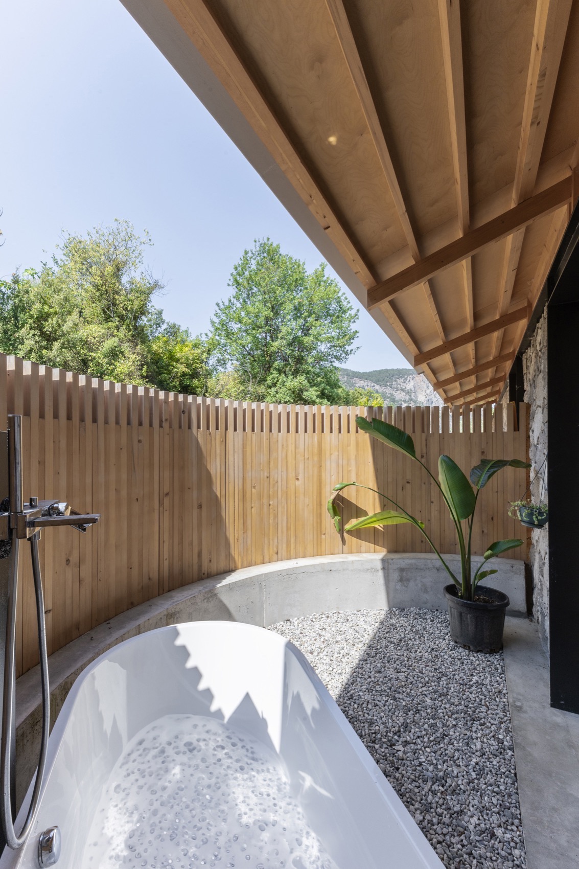 TWO-FACE HOUSE by SO? Architecture & Ideas - 谷德设计网