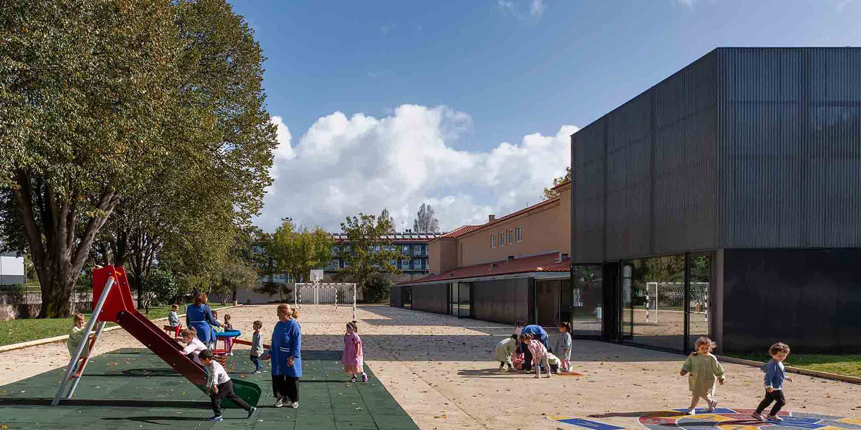 Correios School by CREA Architects - 谷德设计网