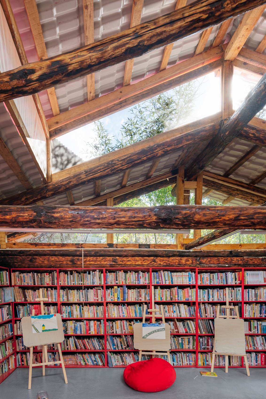 “Flower on Hillside” Community Library by STEPS Architecture - 谷德设计网
