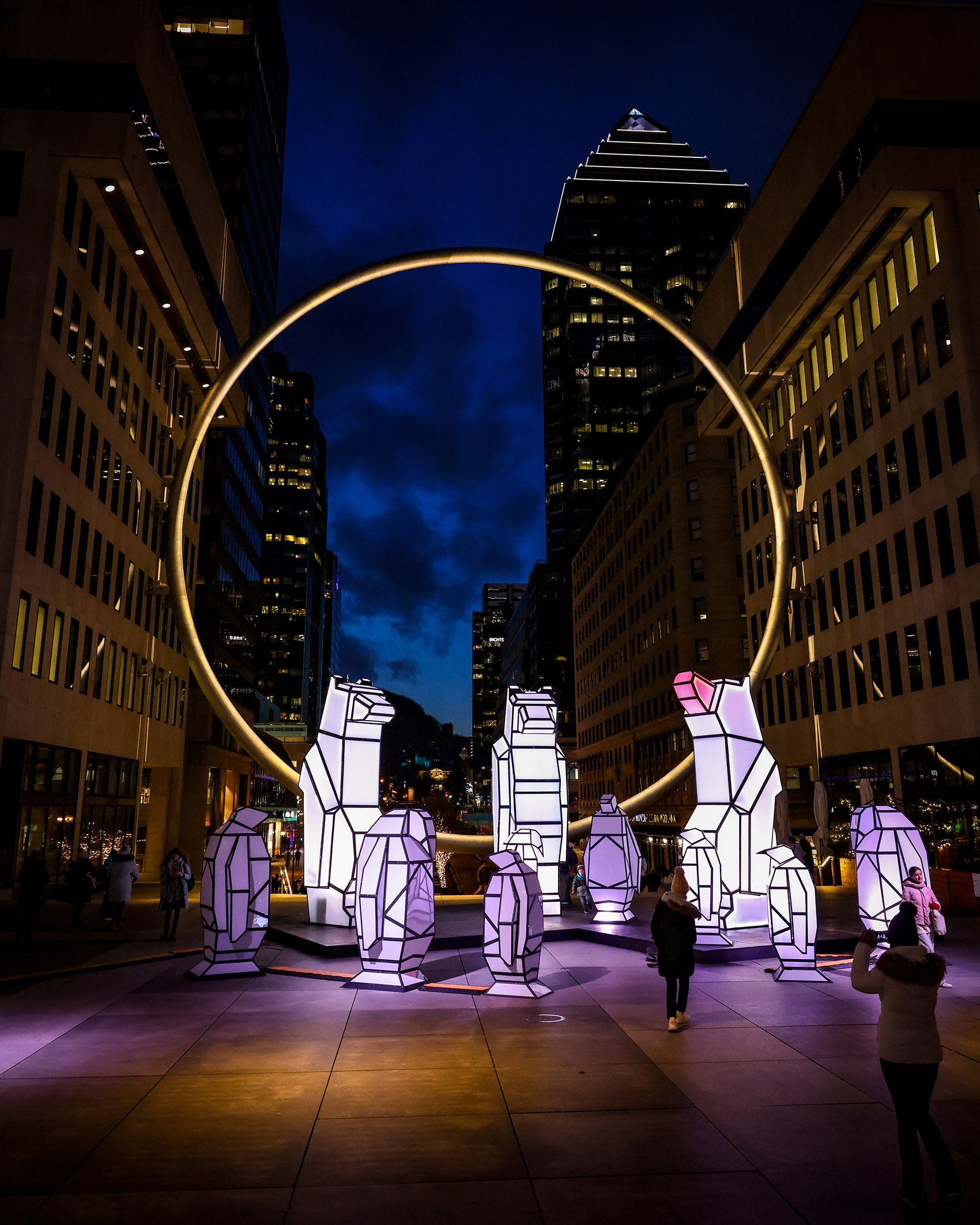 LUMINO: 30 Luminous Works by Quartier des Spectacles - 谷德设计网