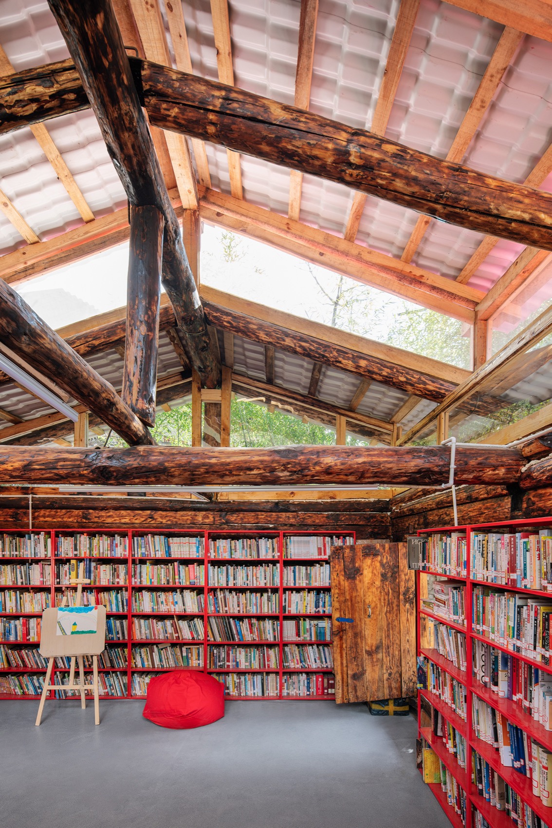 “Flower on Hillside” Community Library by STEPS Architecture - 谷德设计网