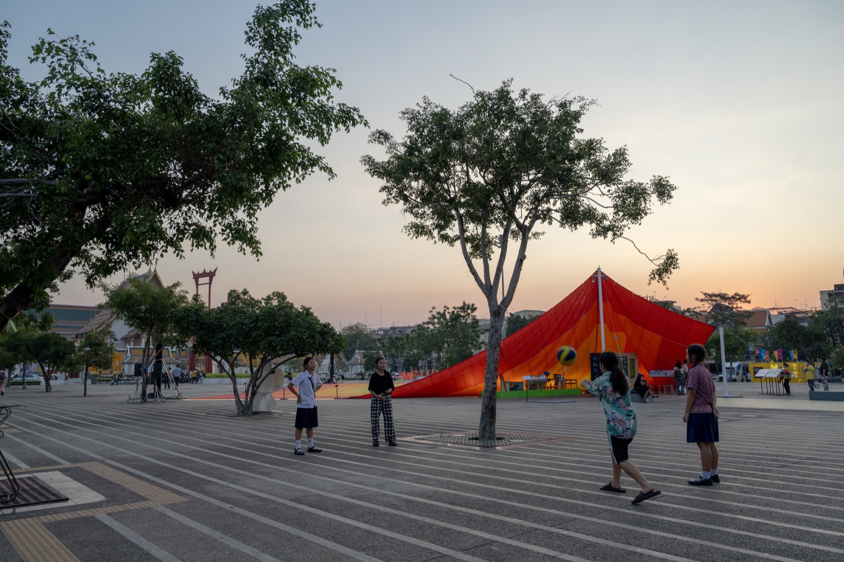 Mega Mat – Bangkok Design Week by MVRDV - 谷德设计网