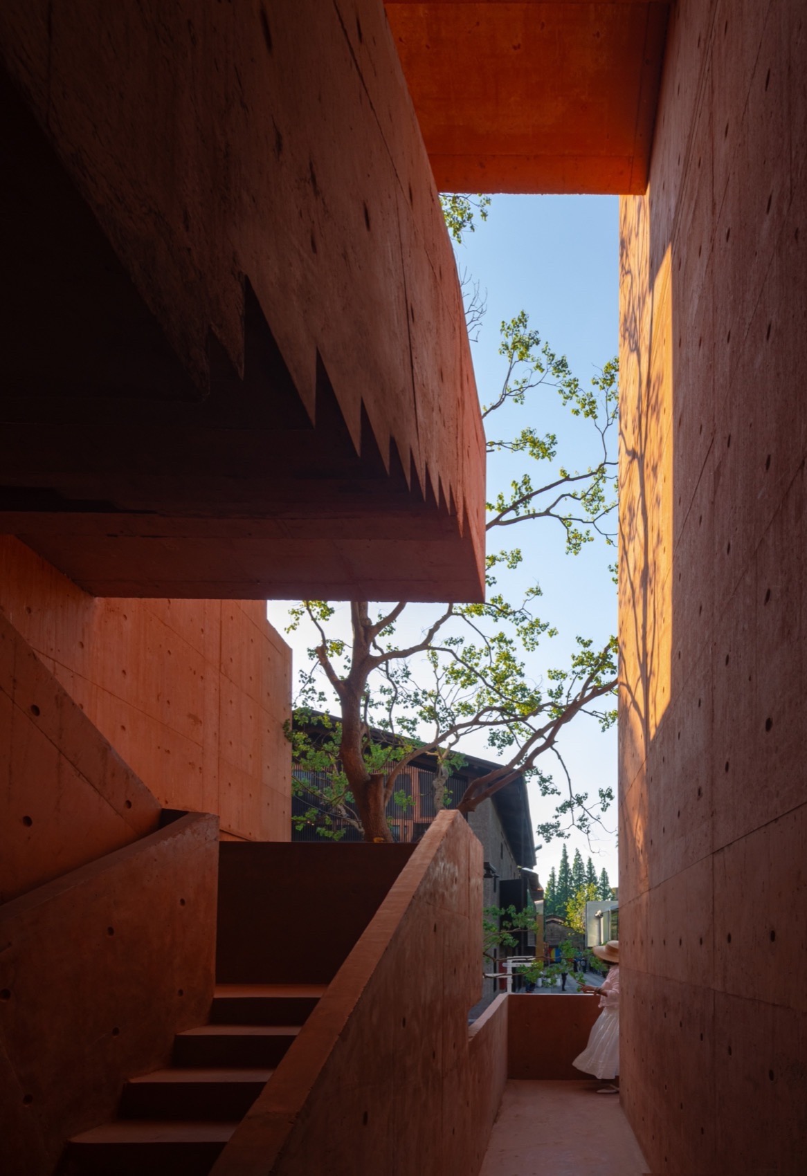 A Sail on the Vast Sea • EKA by Benzhe Architecture - 谷德设计网