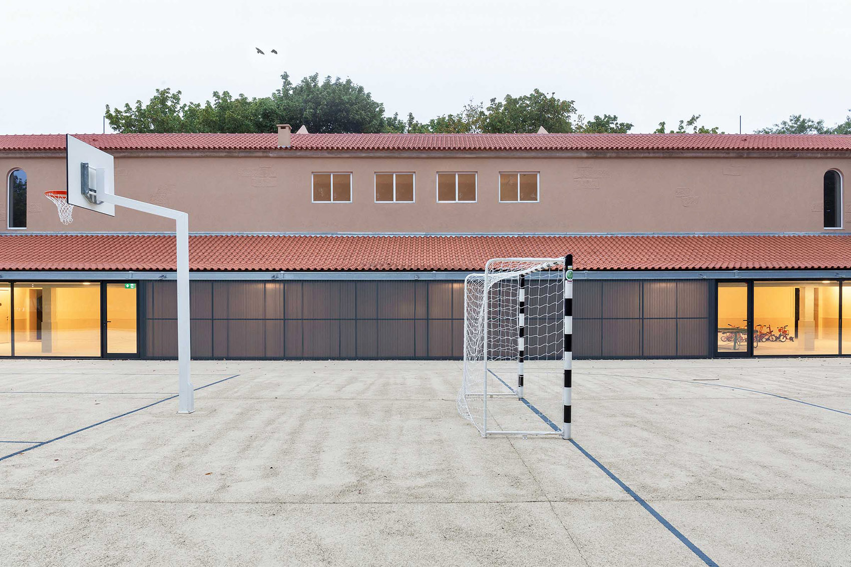 Correios School by CREA Architects - 谷德设计网