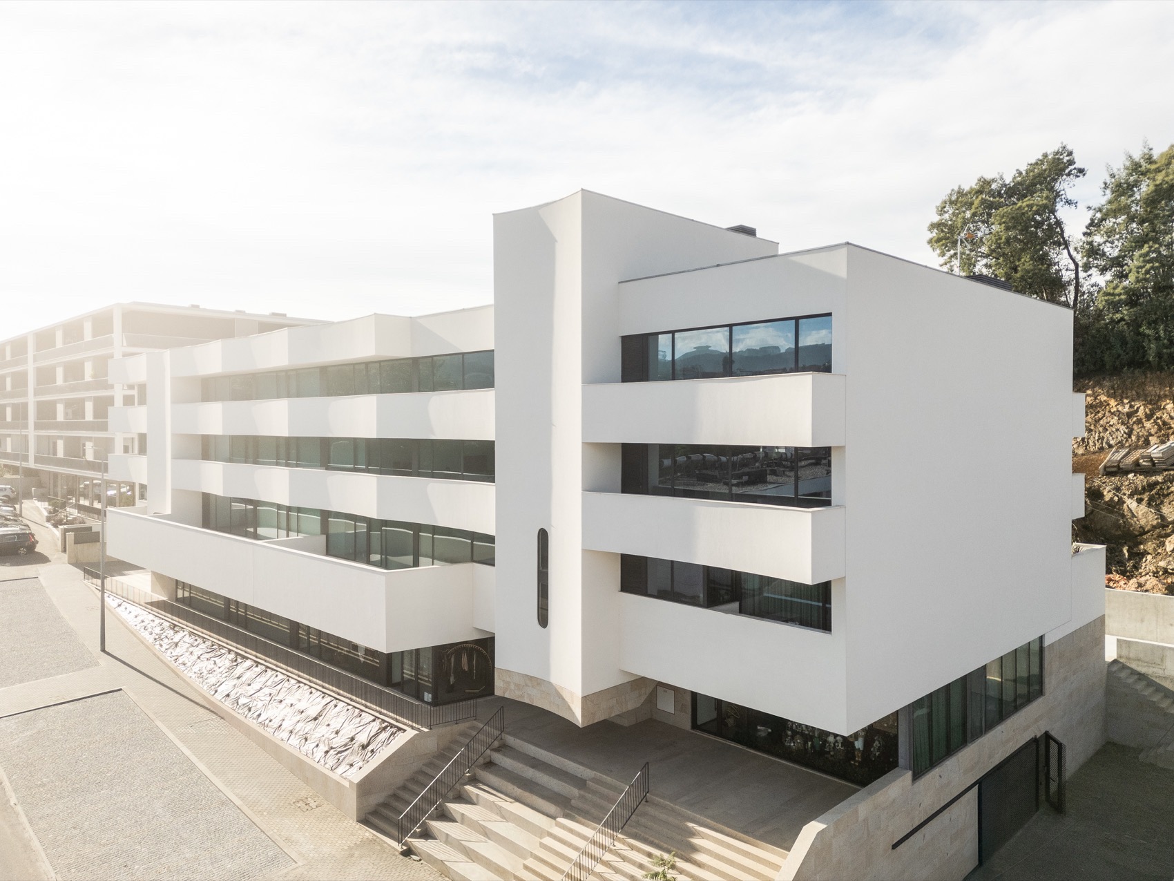 AURORA 10 BULDING by Tiago do Vale Architects - 谷德设计网