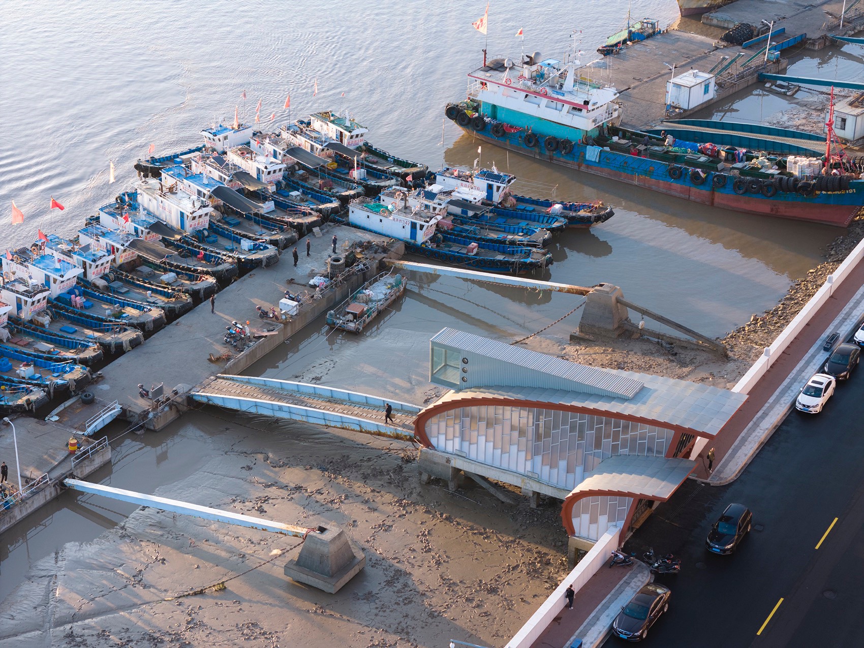 Dongmen Pier Renovation by TheY Architects - 谷德设计网