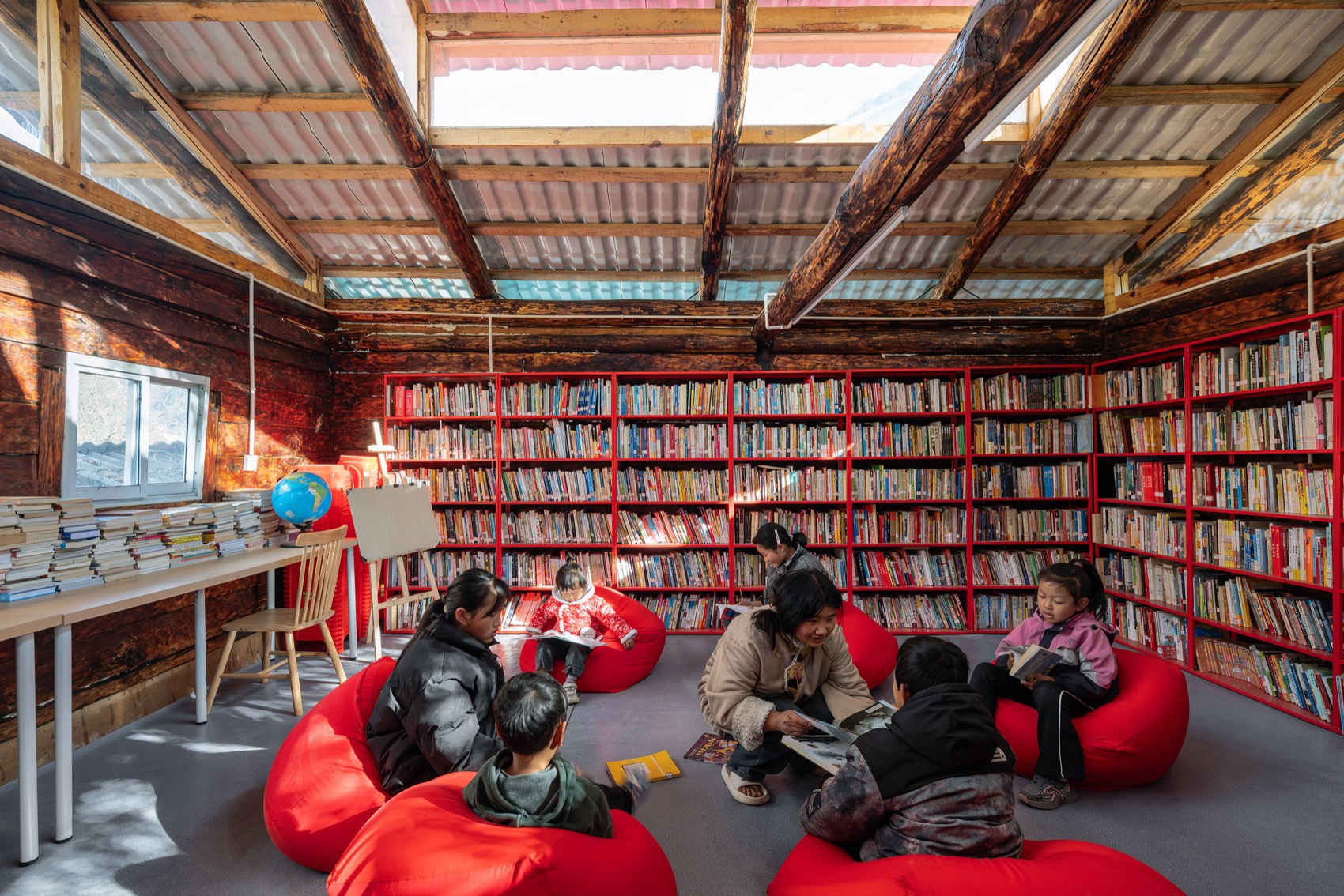 “Flower on Hillside” Community Library by STEPS Architecture - 谷德设计网