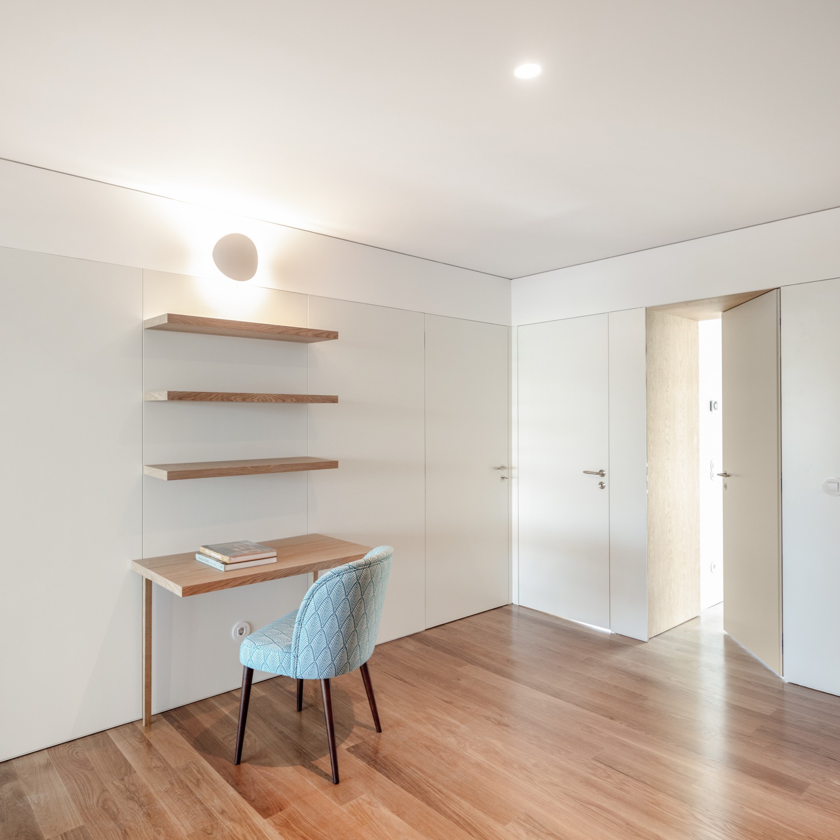 AURORA 10 BULDING by Tiago do Vale Architects - 谷德设计网