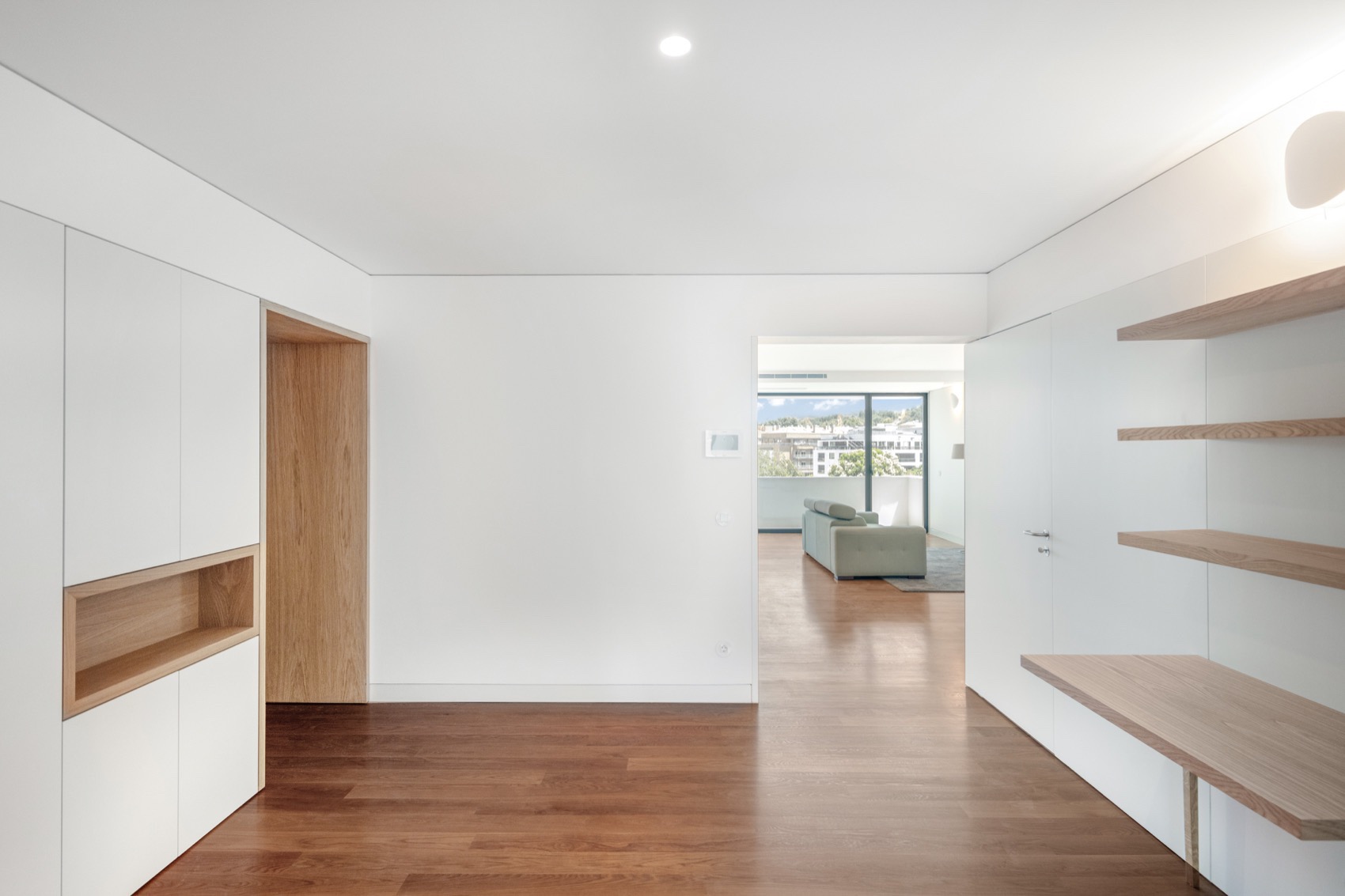 AURORA 10 BULDING by Tiago do Vale Architects - 谷德设计网