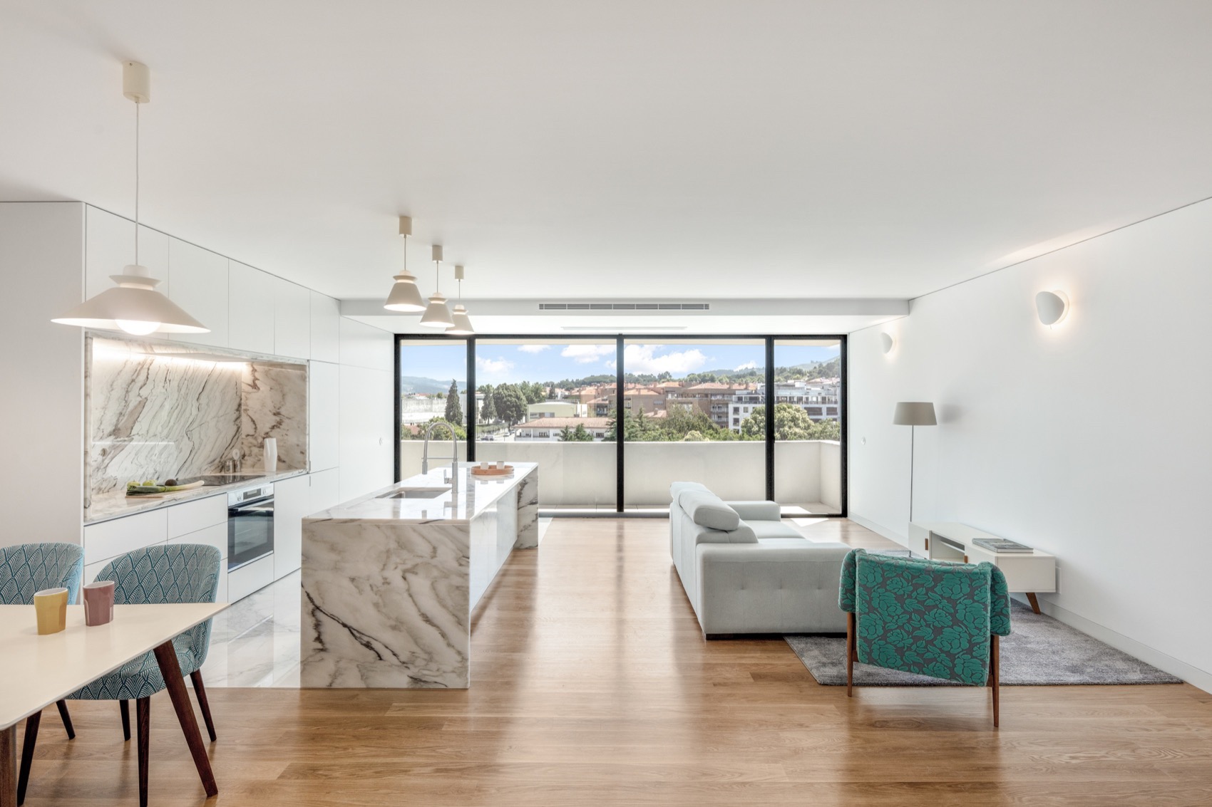 AURORA 10 BULDING by Tiago do Vale Architects - 谷德设计网