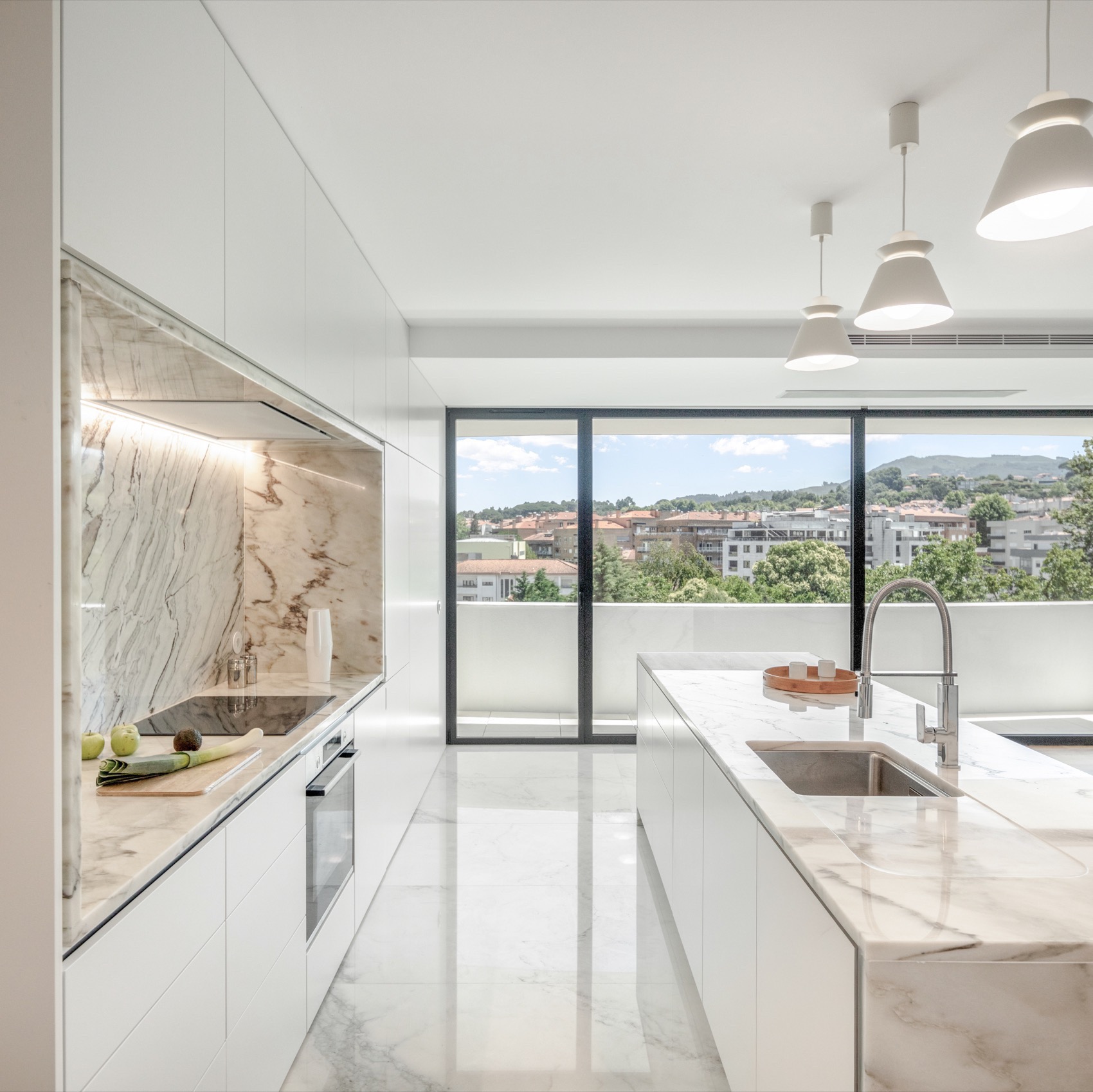 AURORA 10 BULDING by Tiago do Vale Architects - 谷德设计网