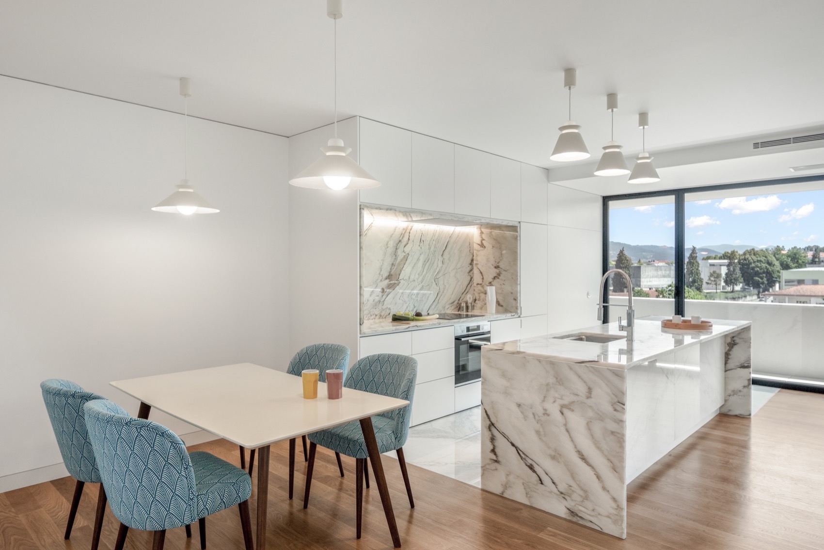 AURORA 10 BULDING by Tiago do Vale Architects - 谷德设计网