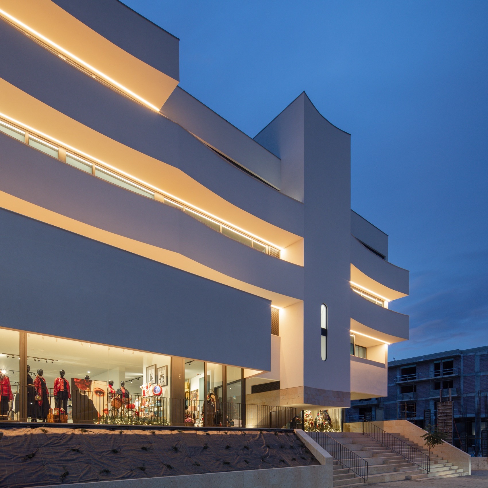 AURORA 10 BULDING by Tiago do Vale Architects - 谷德设计网
