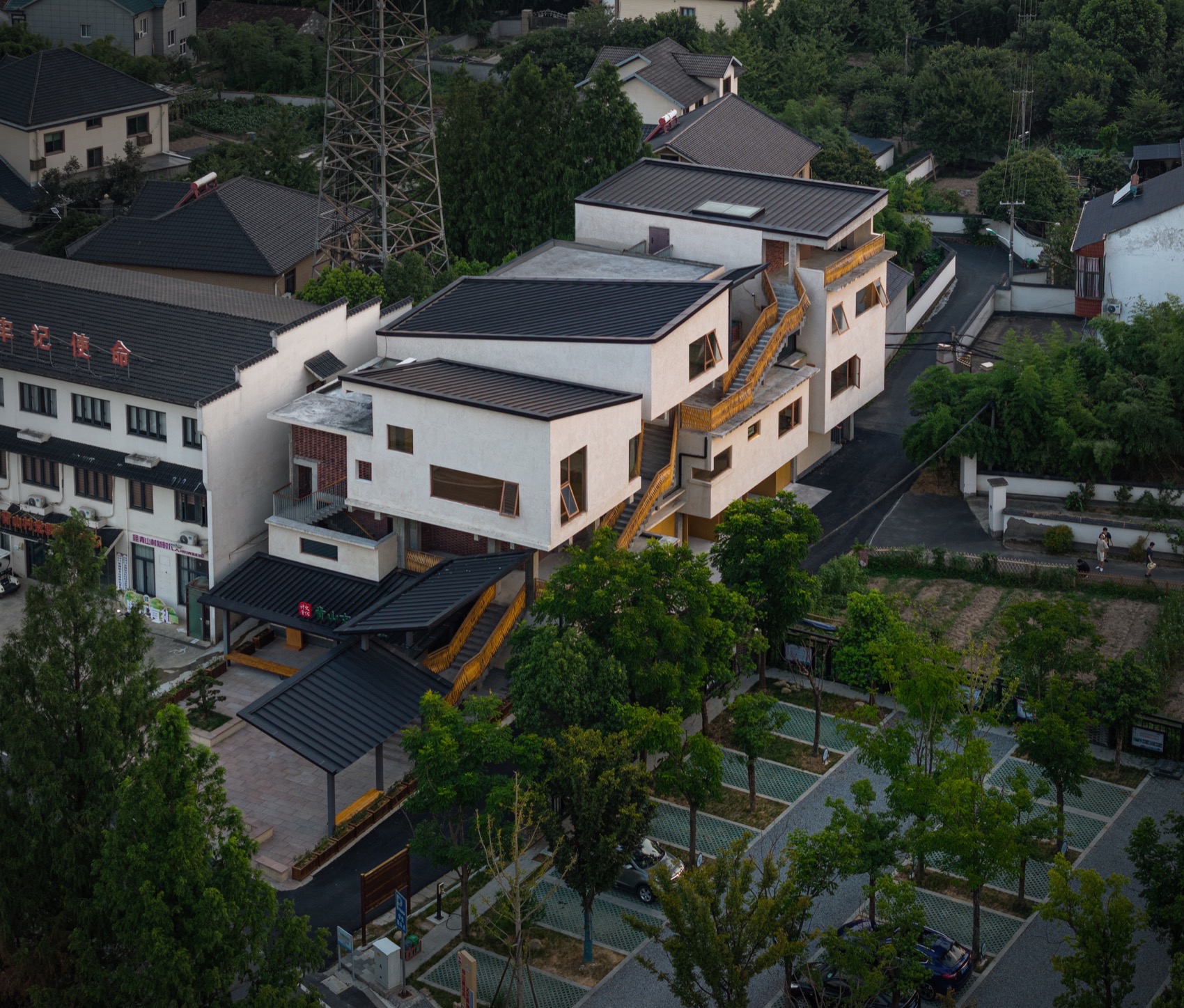 Qingshan Art Village Cultural Hall by MOMENTUM Architects - 谷德设计网
