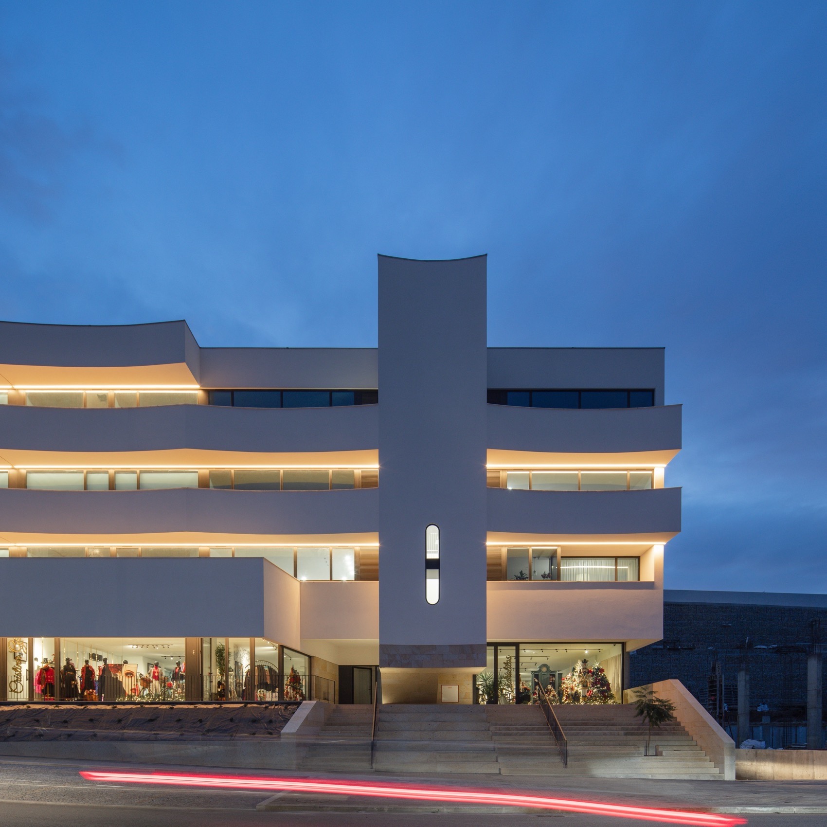 AURORA 10 BULDING by Tiago do Vale Architects - 谷德设计网