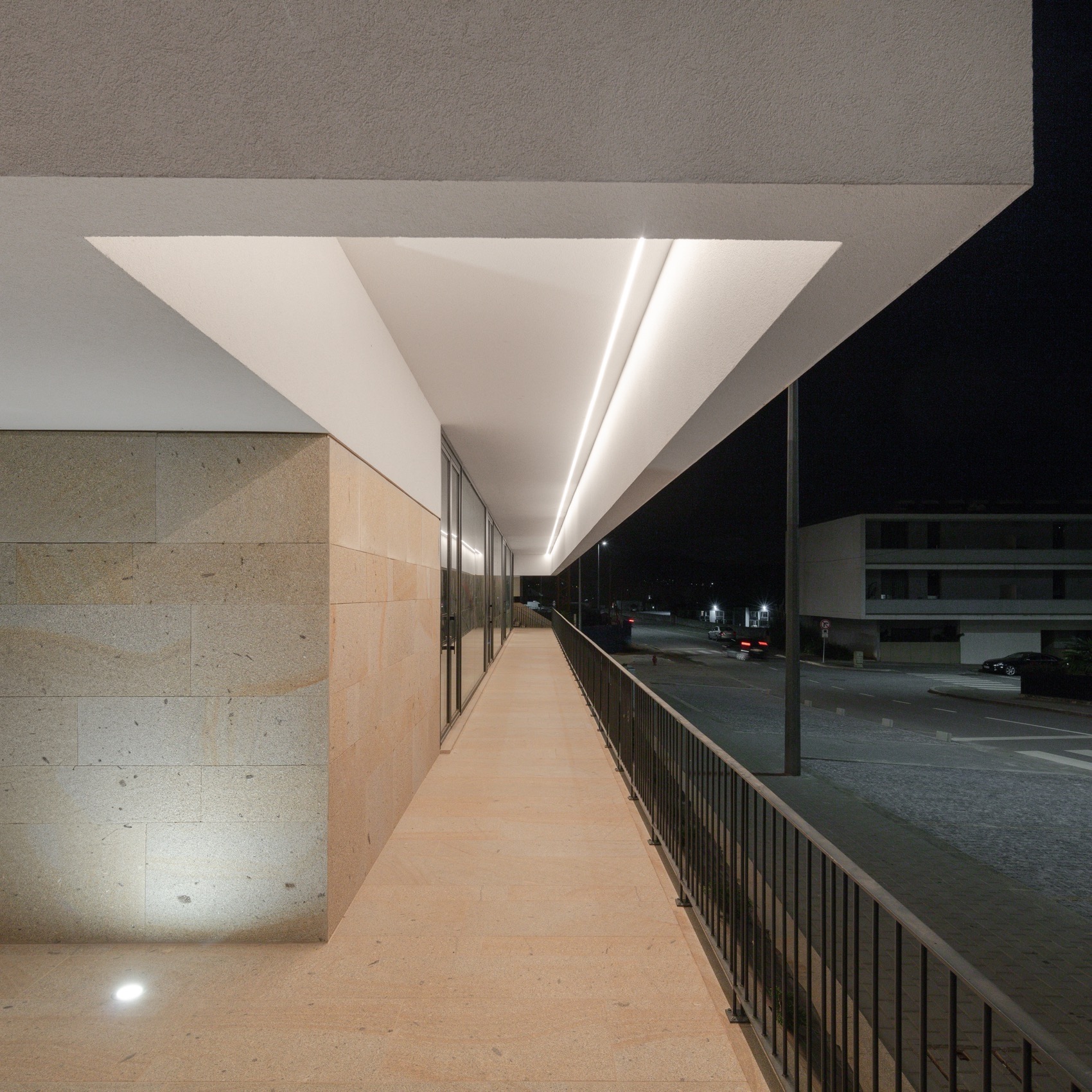 AURORA 10 BULDING by Tiago do Vale Architects - 谷德设计网