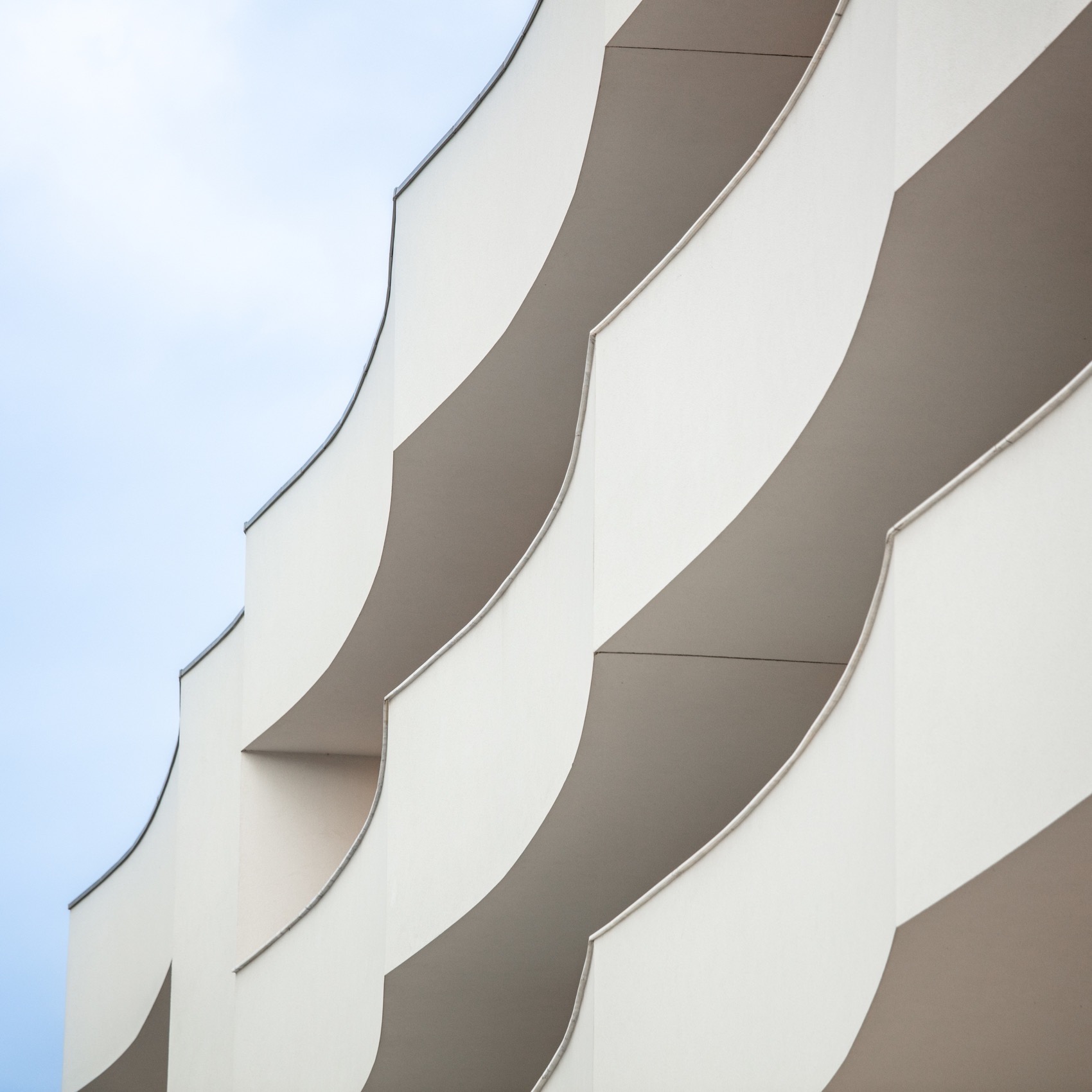 AURORA 10 BULDING by Tiago do Vale Architects - 谷德设计网