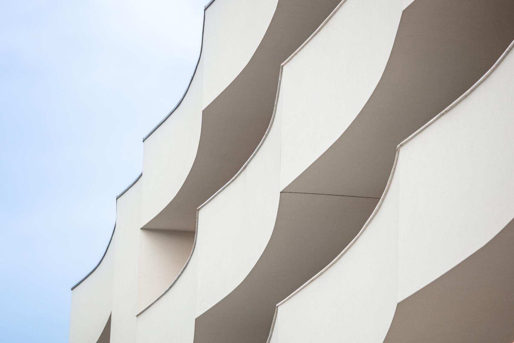 AURORA 10 BULDING by Tiago do Vale Architects - 谷德设计网