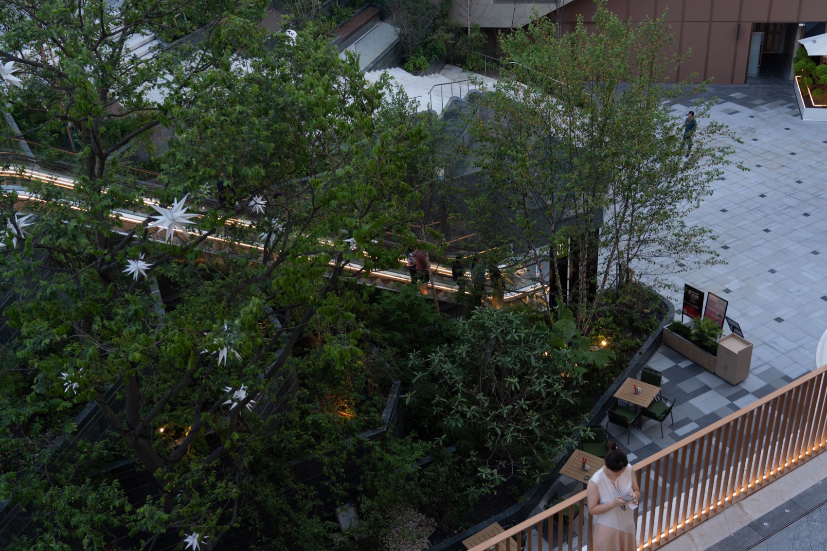 Midtown Forest- Shanghai Xuhui Vanke Plaza Landscape Practice by THLA ...