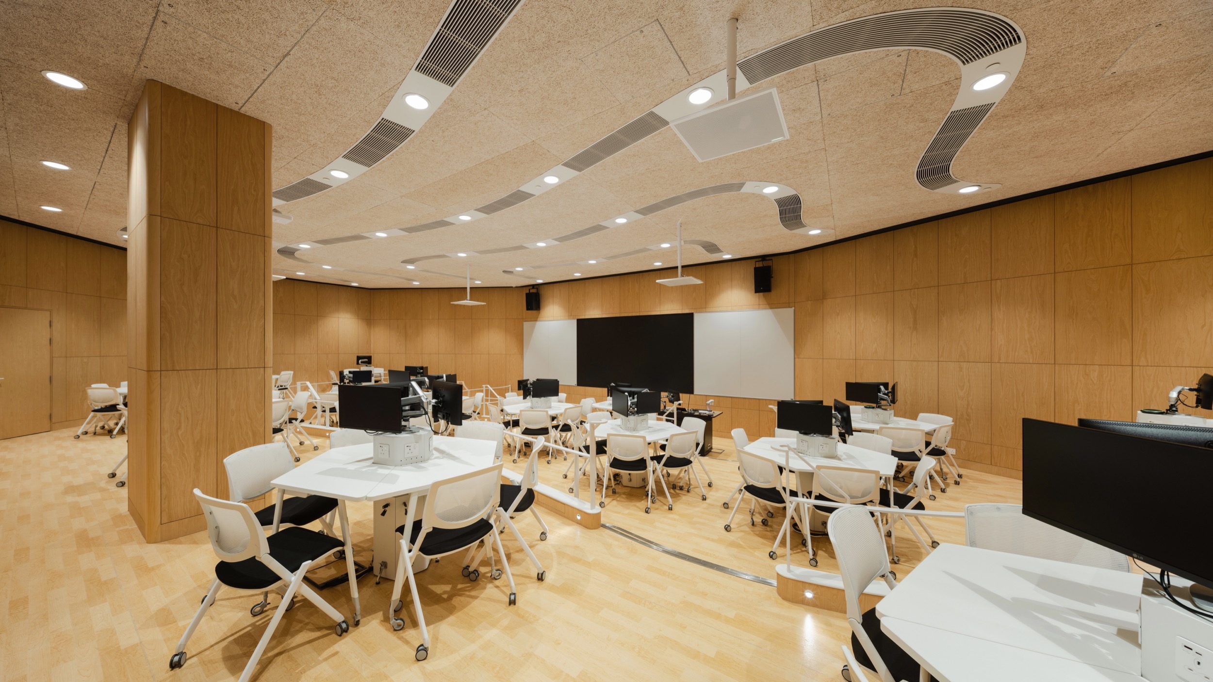 Lingnan University Flipped Lecture Theatres by Atelier Nuno - 谷德设计网