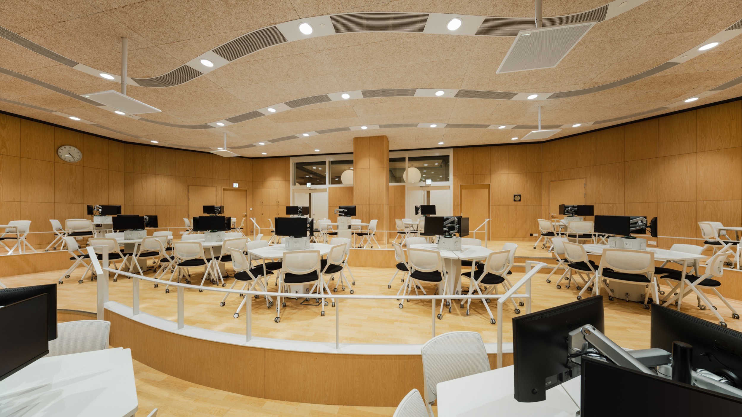 Lingnan University Flipped Lecture Theatres by Atelier Nuno - 谷德设计网