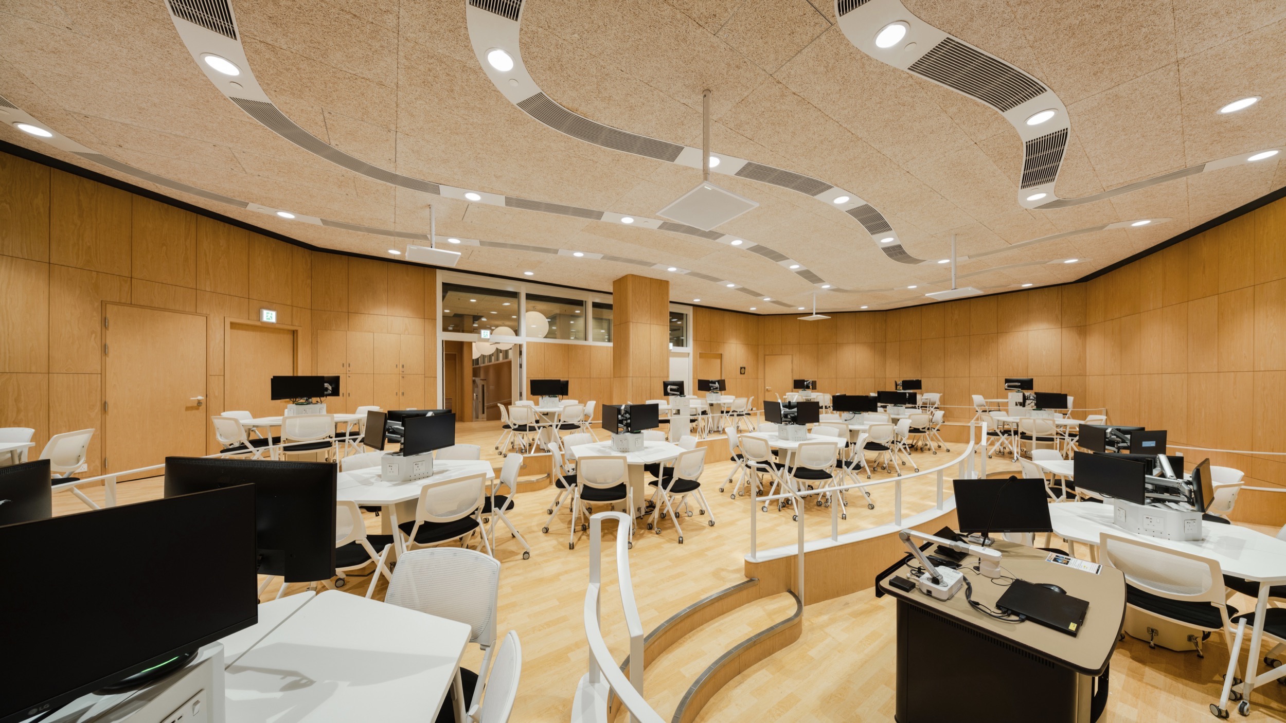 Lingnan University Flipped Lecture Theatres by Atelier Nuno - 谷德设计网